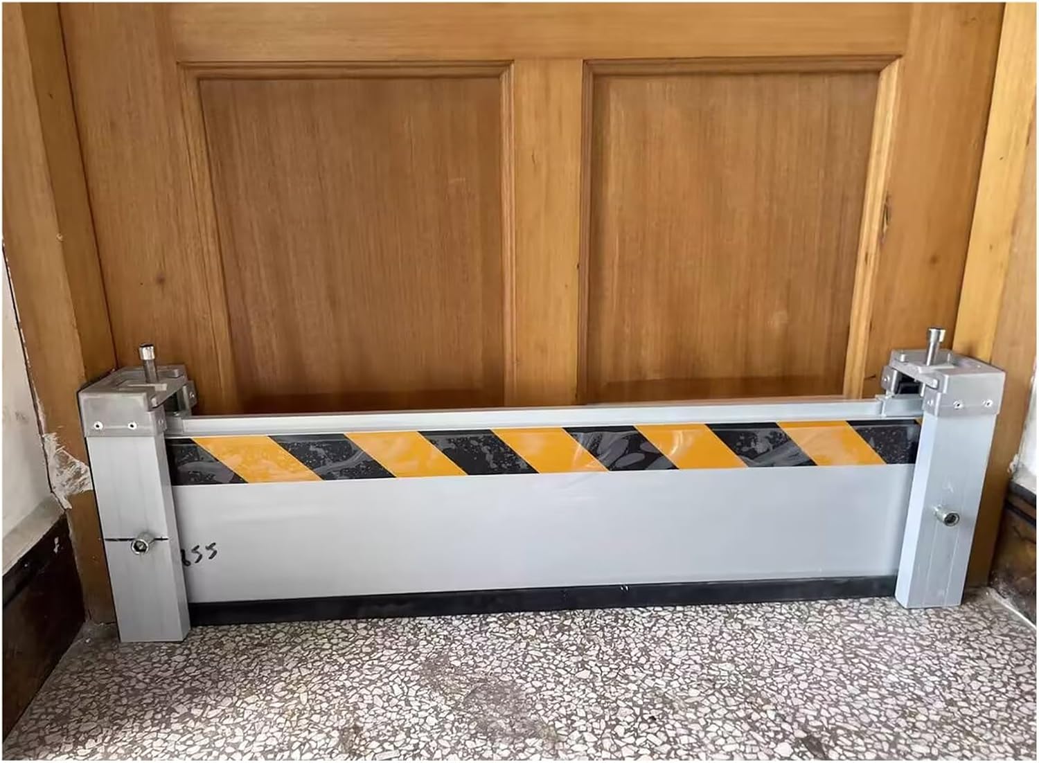 Amazon.com: Reusable Aluminum Flood Barriers/ Gates for Home Doors, 2 4 ...