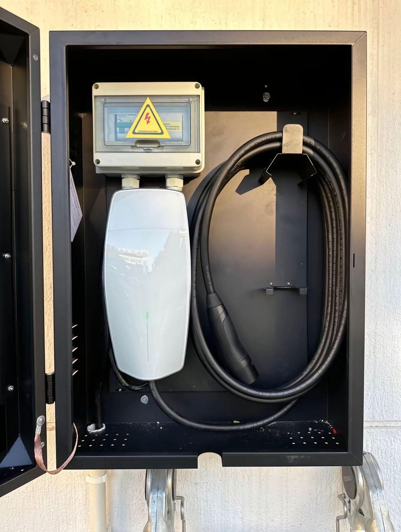 Universal Charger Box Ev Charger Box - Waterproof Lockable Enclosure ...