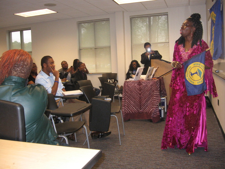 Amazon.com: Queen Quet Marquetta L. Goodwine: books, biography, latest ...