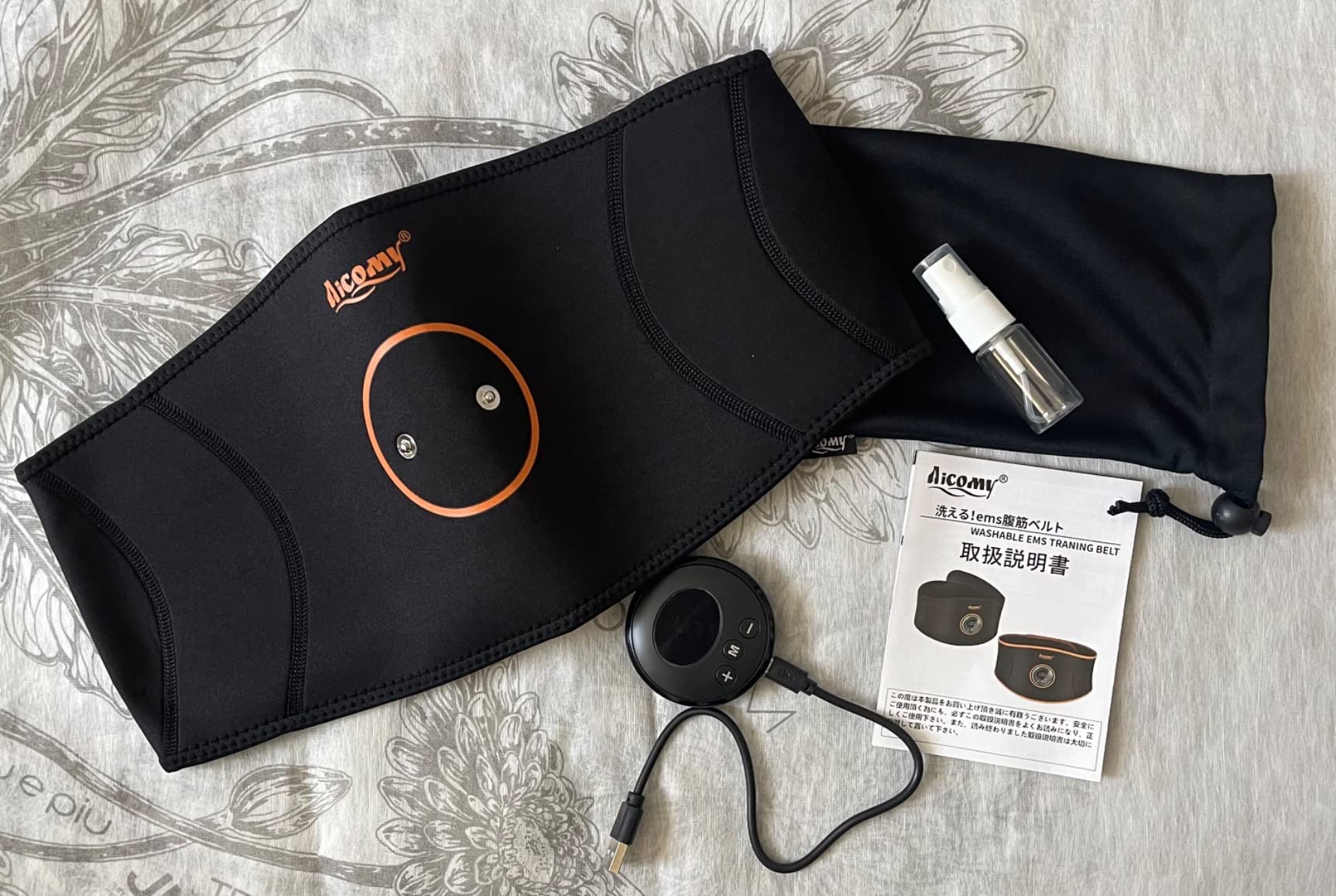 Amazon.co.jp: Aicomy 純正品 ems 腹筋ベルト 【ジェルシート不要 溶接技術 特許・実用新案登録】幅大 筋トレ器具 洗える 男女兼用 (ブラック) : スポーツ＆アウトドア