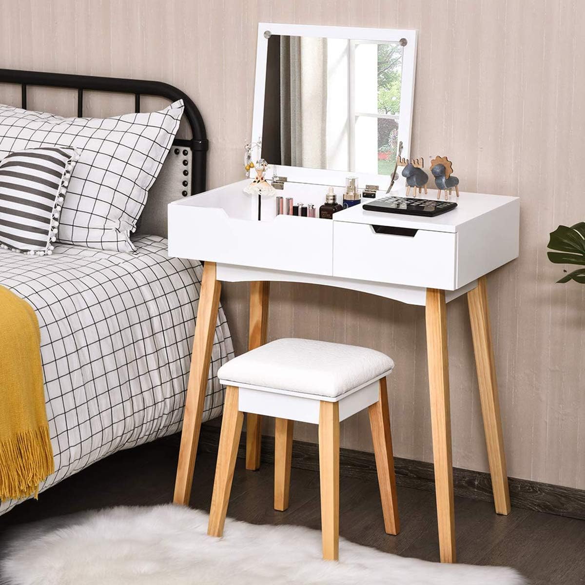 Amazon.com: RAAMZO Vanity Table Set with Mirror, USB and Power Outlet ...