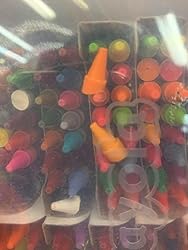 Amazon.com: Crayola Ultimate Crayon Bucket, 200 Crayons, Duplicates of ...
