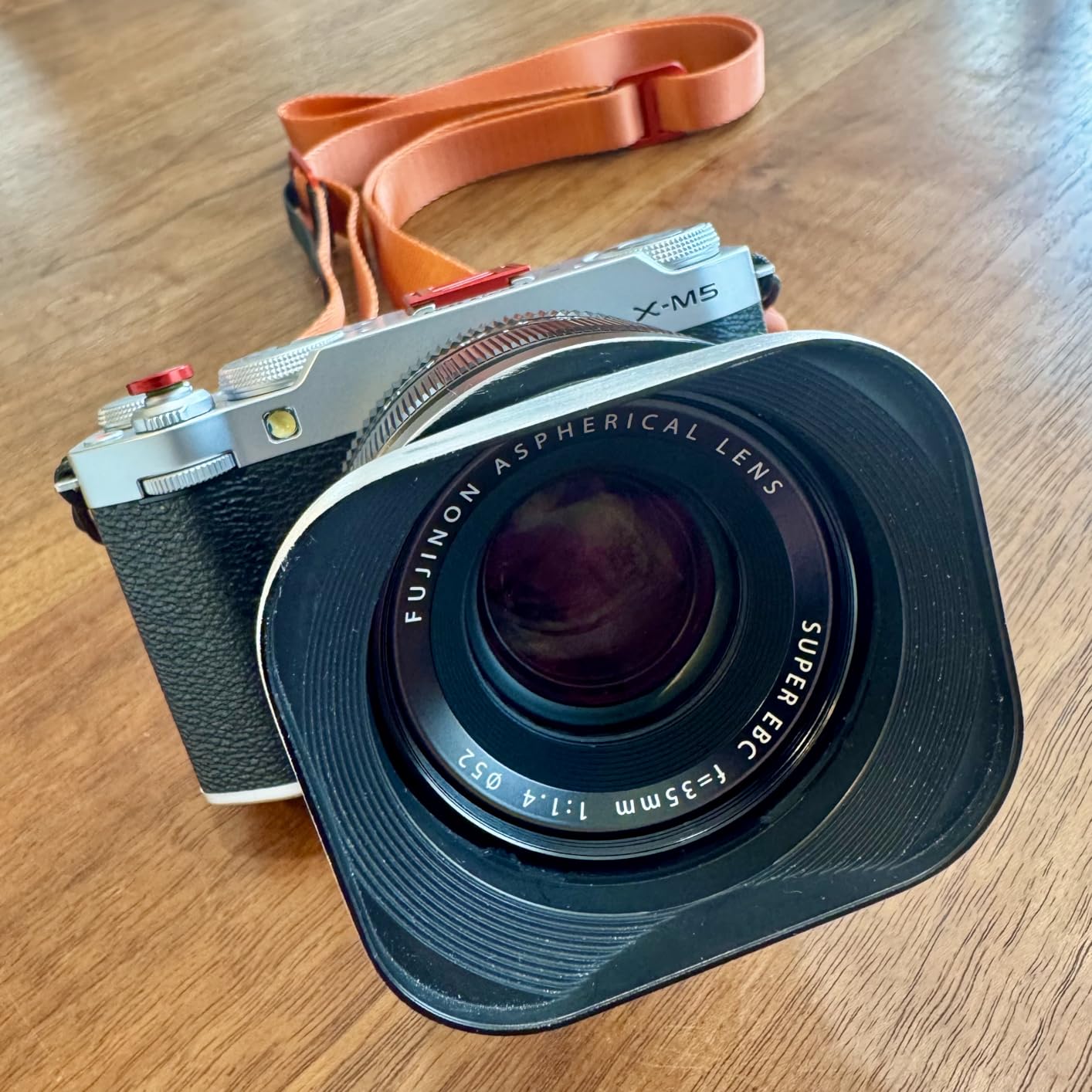 Amazon.co.jp: FUJIFILM Mirrorless SLR Camera X-M5 Body Silver F X-M5-S ...