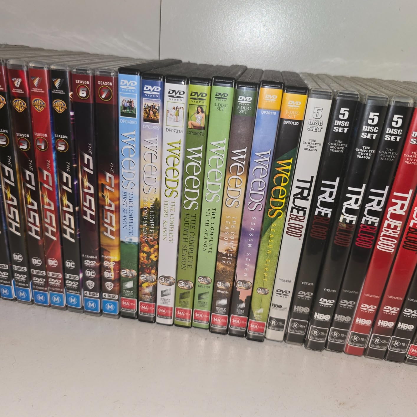 Weeds: The Complete Collection: Seasons 1-8 (DVD) : Mary-Louise Parker ...