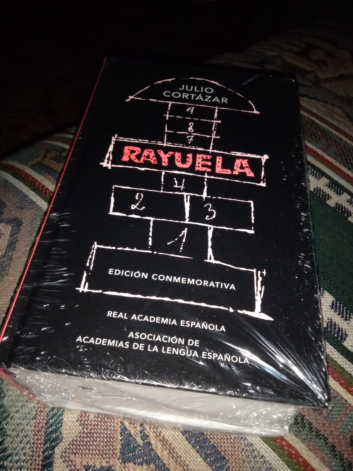 Rayuela: (Edición Conmemorativa de la Rae y la Asale) : Cortázar, Julio ...