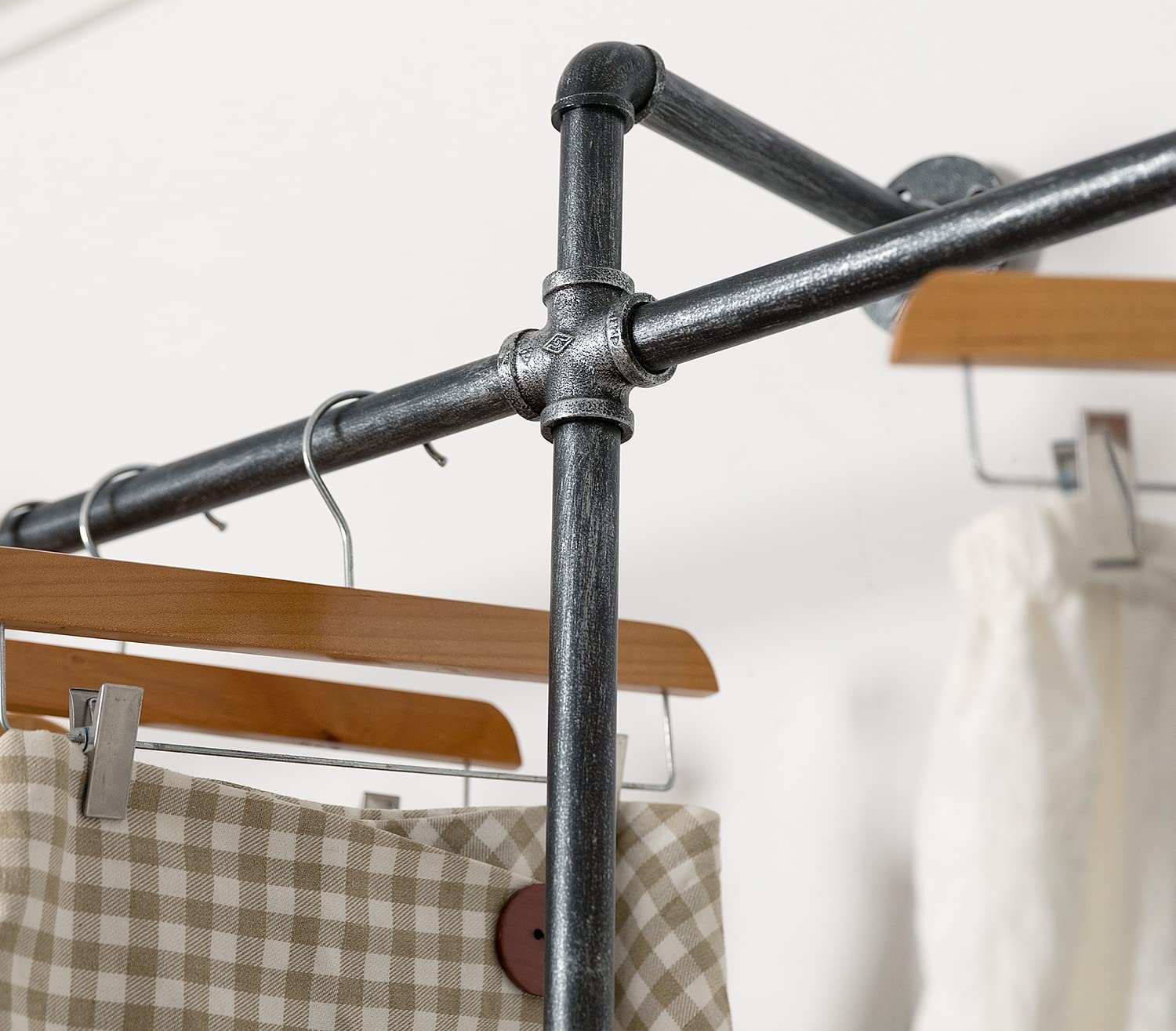 Five Retail Rack Ideas Made With Pipe Industrial Pipe Clothing Rack