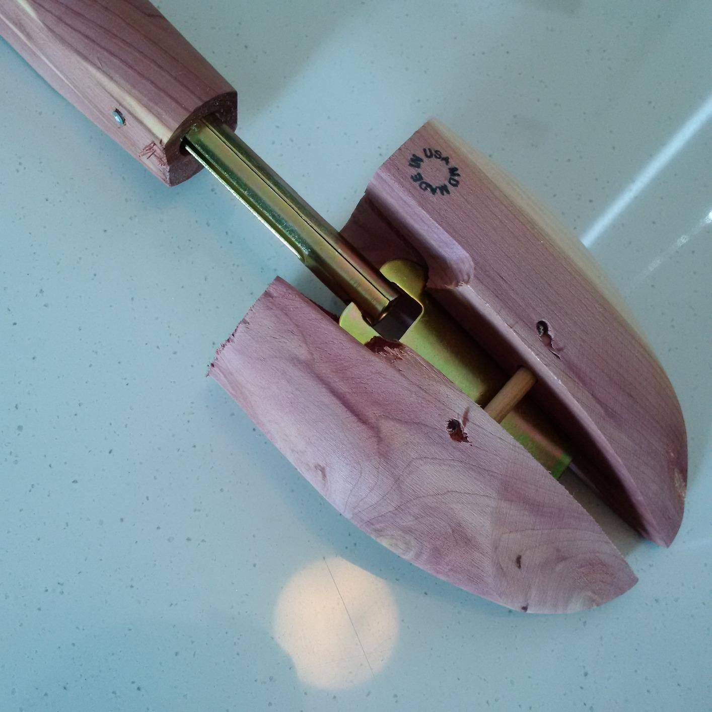 Amazon.com: Woodlore Adjustable Men's Shoe Tree Pair : Clothing, Shoes ...