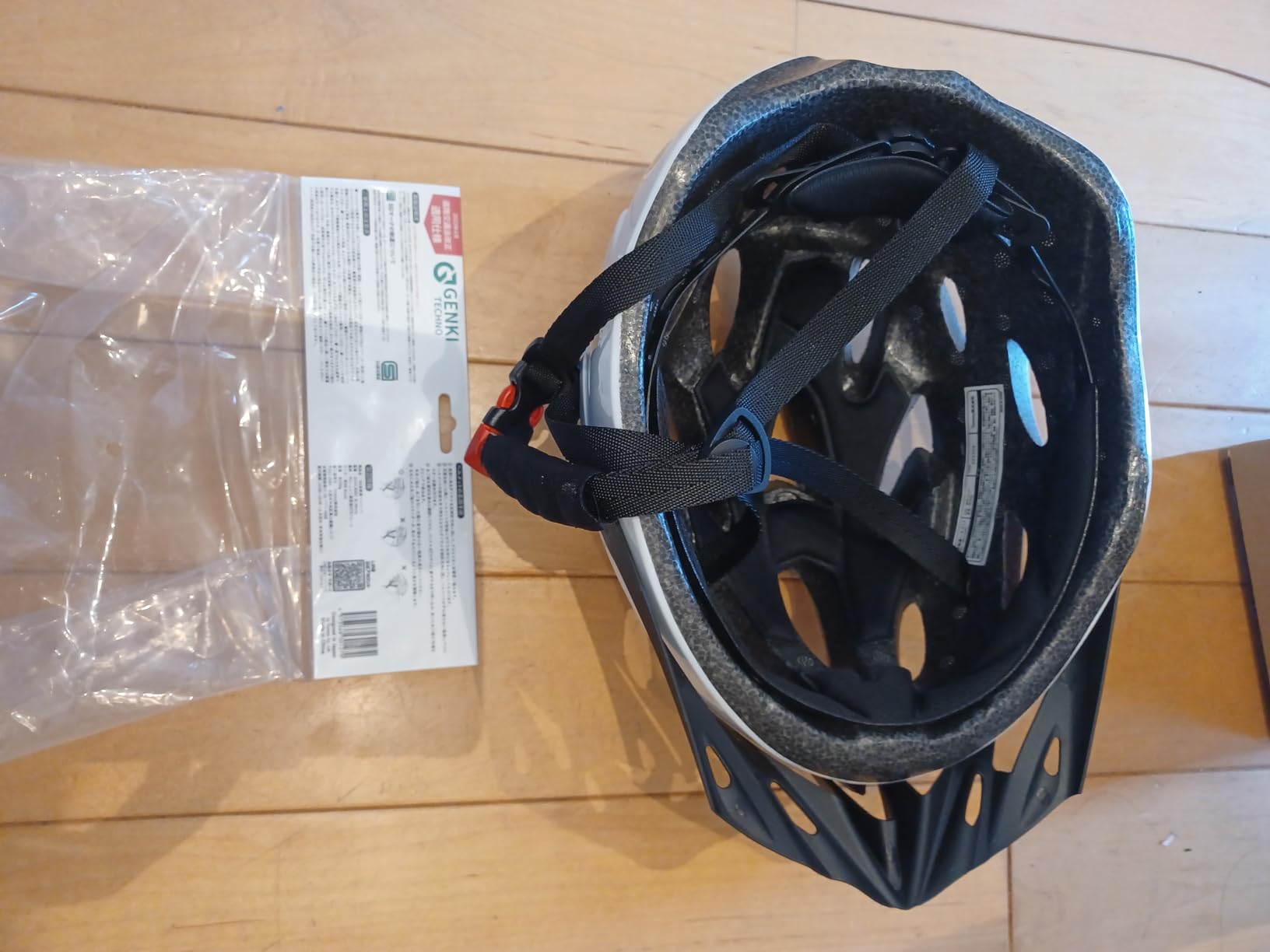 Amazon | GENKI TECHNO SG自転車ヘルメット 白 / White SGマーク取得 SG規格 | Genki Techno | 大人用ヘルメット