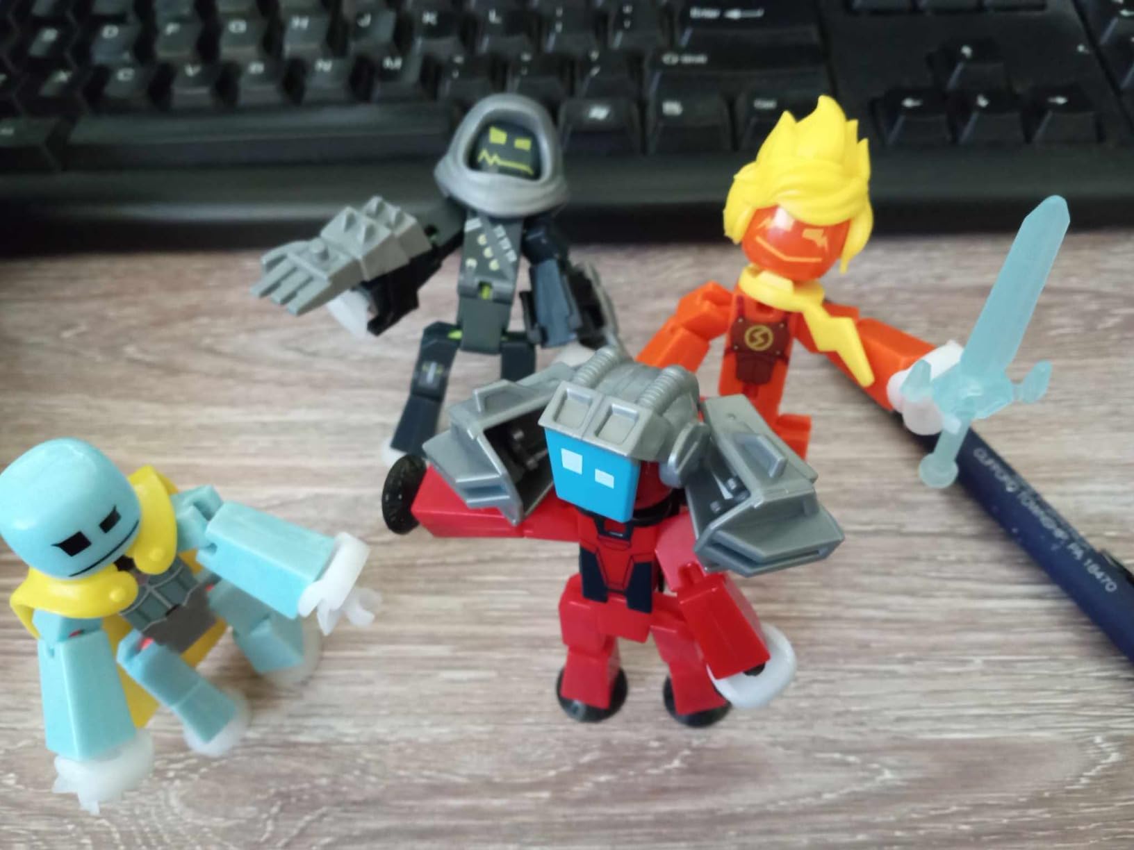 Amazon.com: Zing StikBot Legendz Series 2 - Includes MERC, Doctor ...