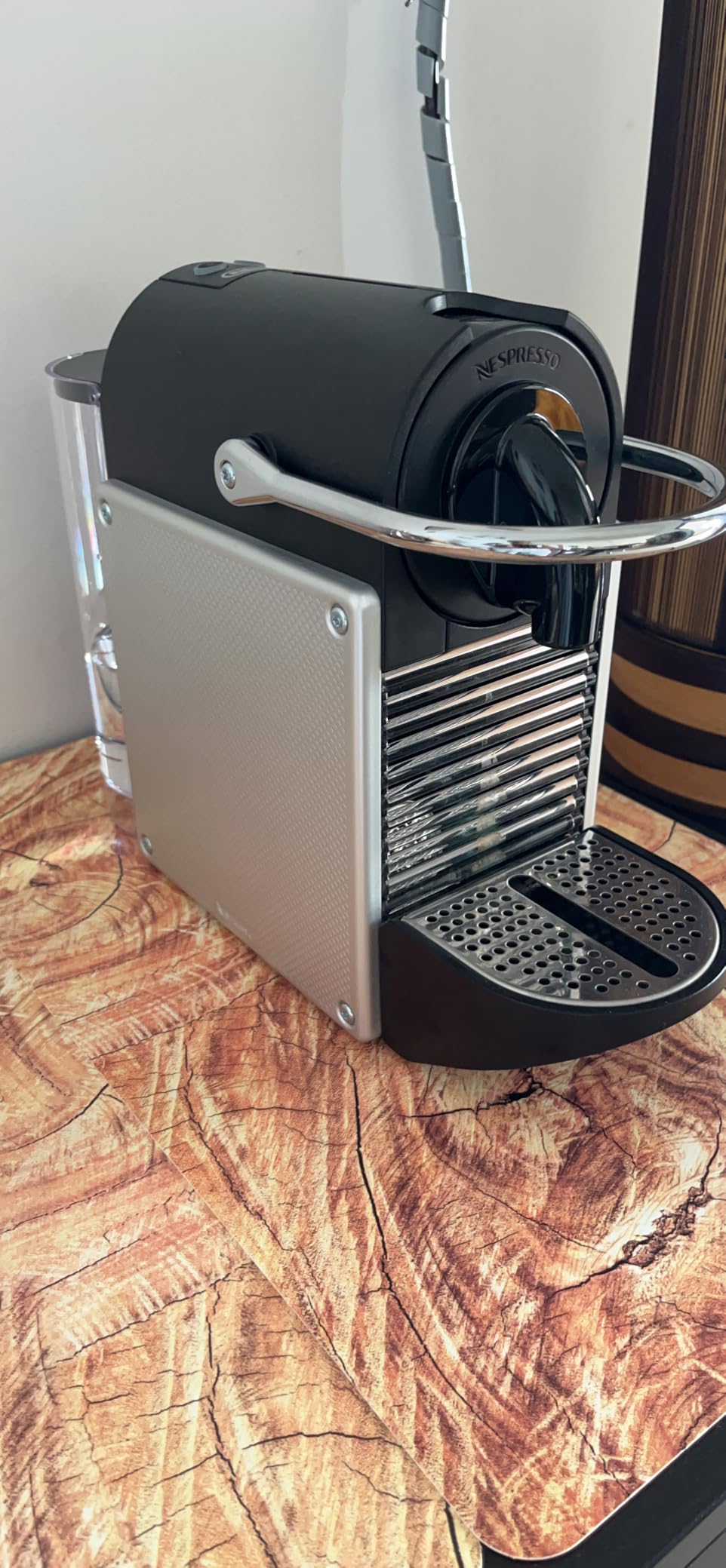 Nespresso Pixie Aluminium Espresso Coffee Machine by Delonghi
