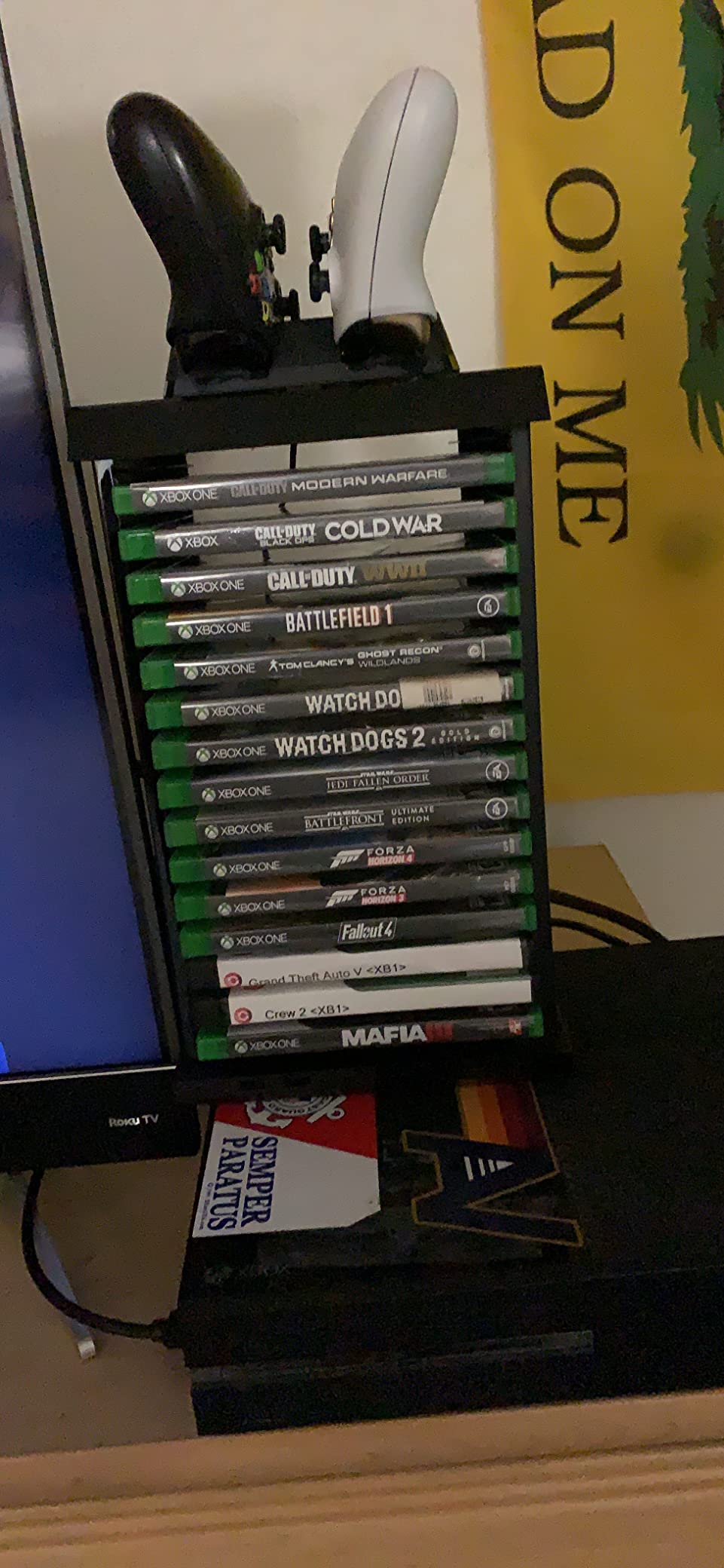 Amazon.com: Snakebyte XBOX One Charge: Tower - Games Storage Tower for ...