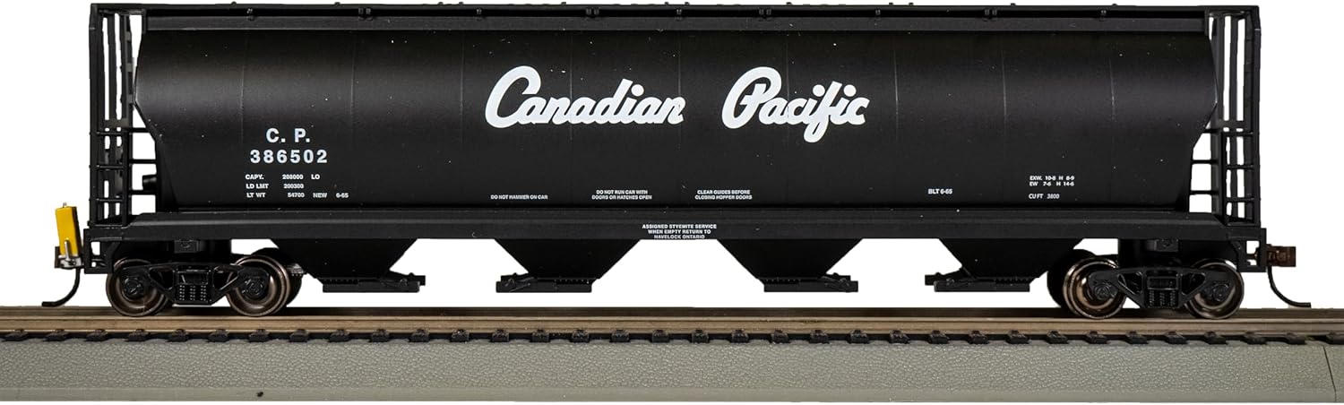 Canadian 4-Bay Cylindrical Grain Hopper with Flashing End of Train ...