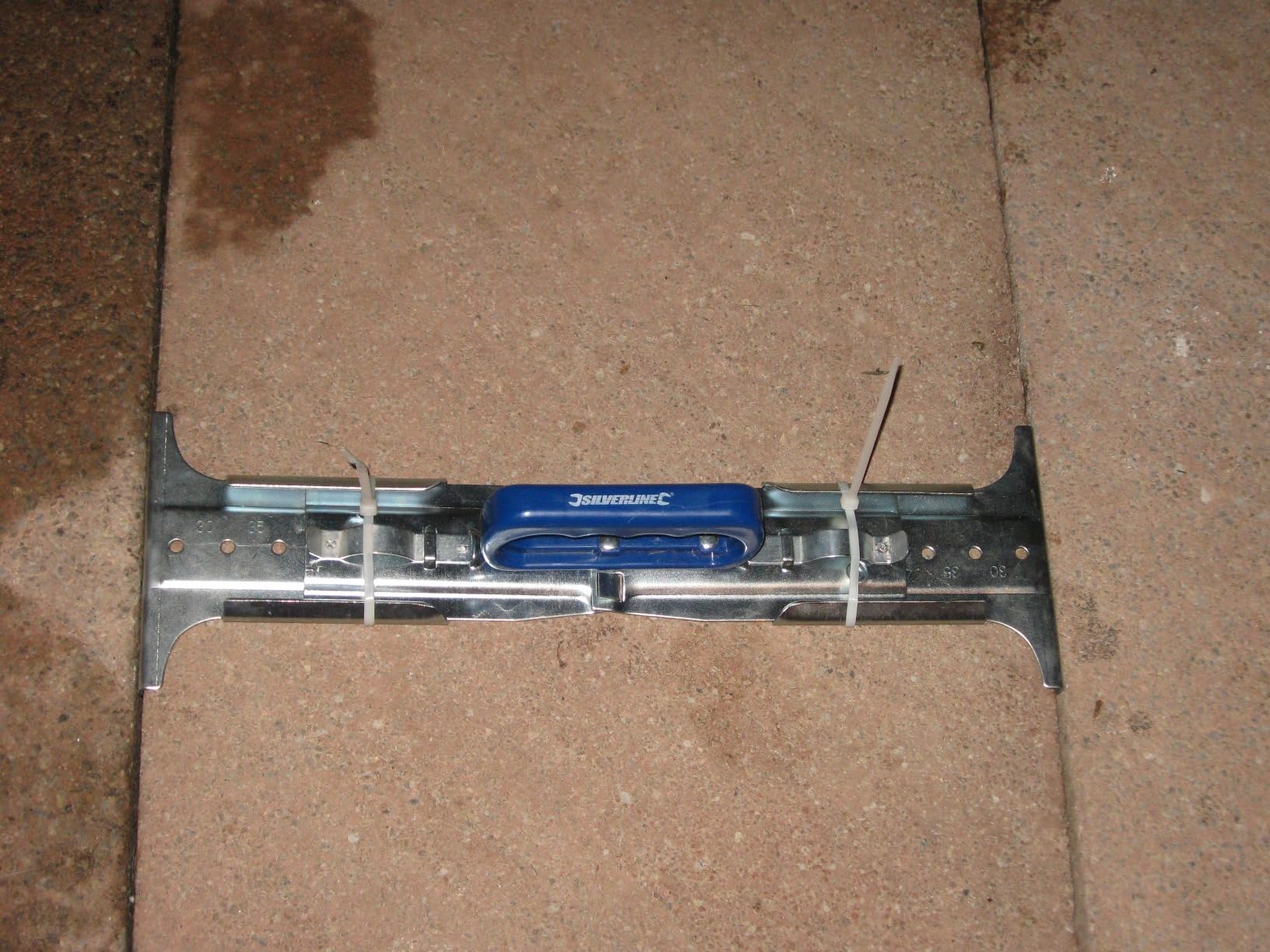 Silverline Paving Slab Lifter 300 - 500mm (448214) : Amazon.co.uk: DIY ...