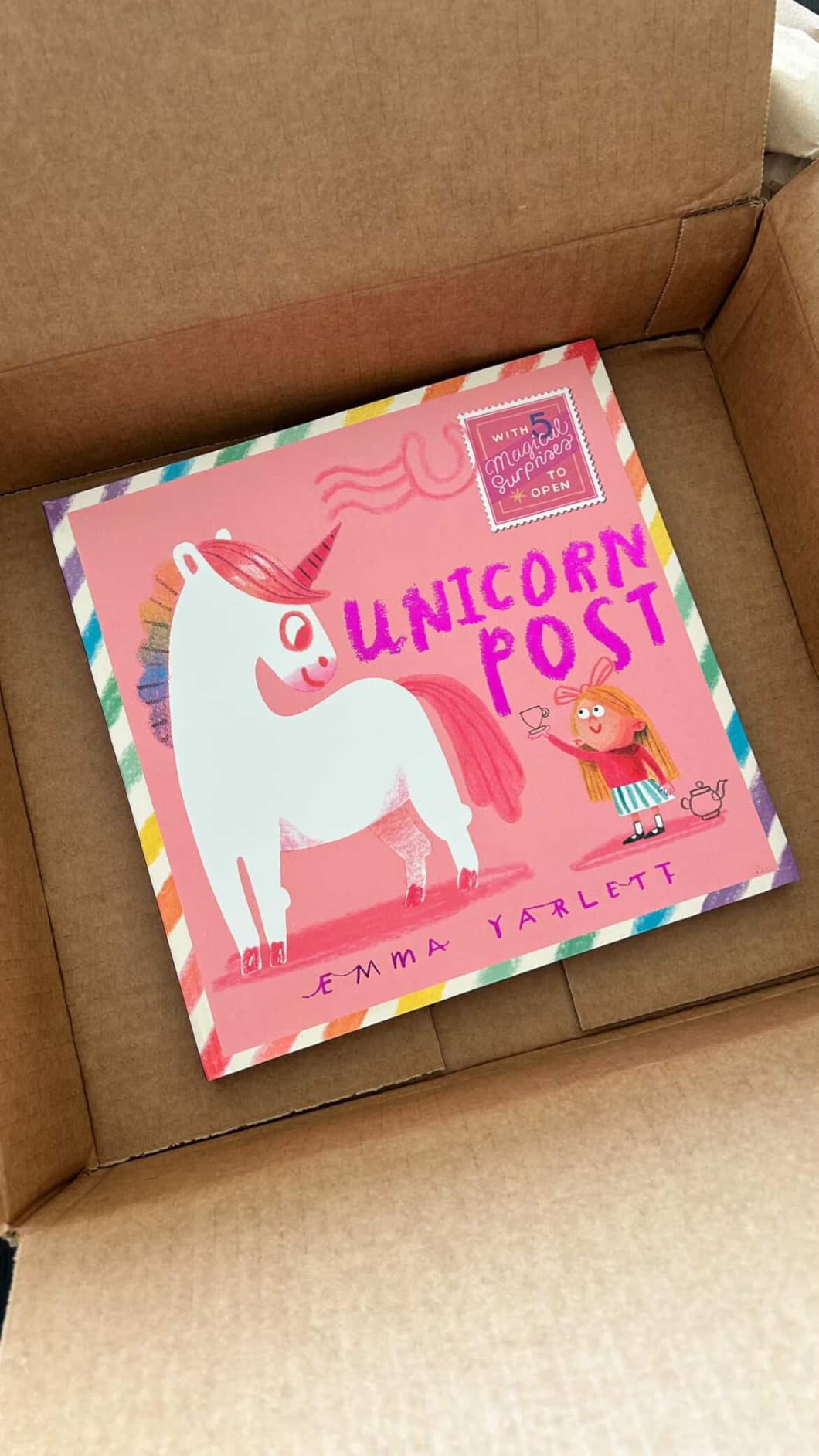 Unicorn Post: The perfect gift for unicorn-lovers with magical lift-the ...