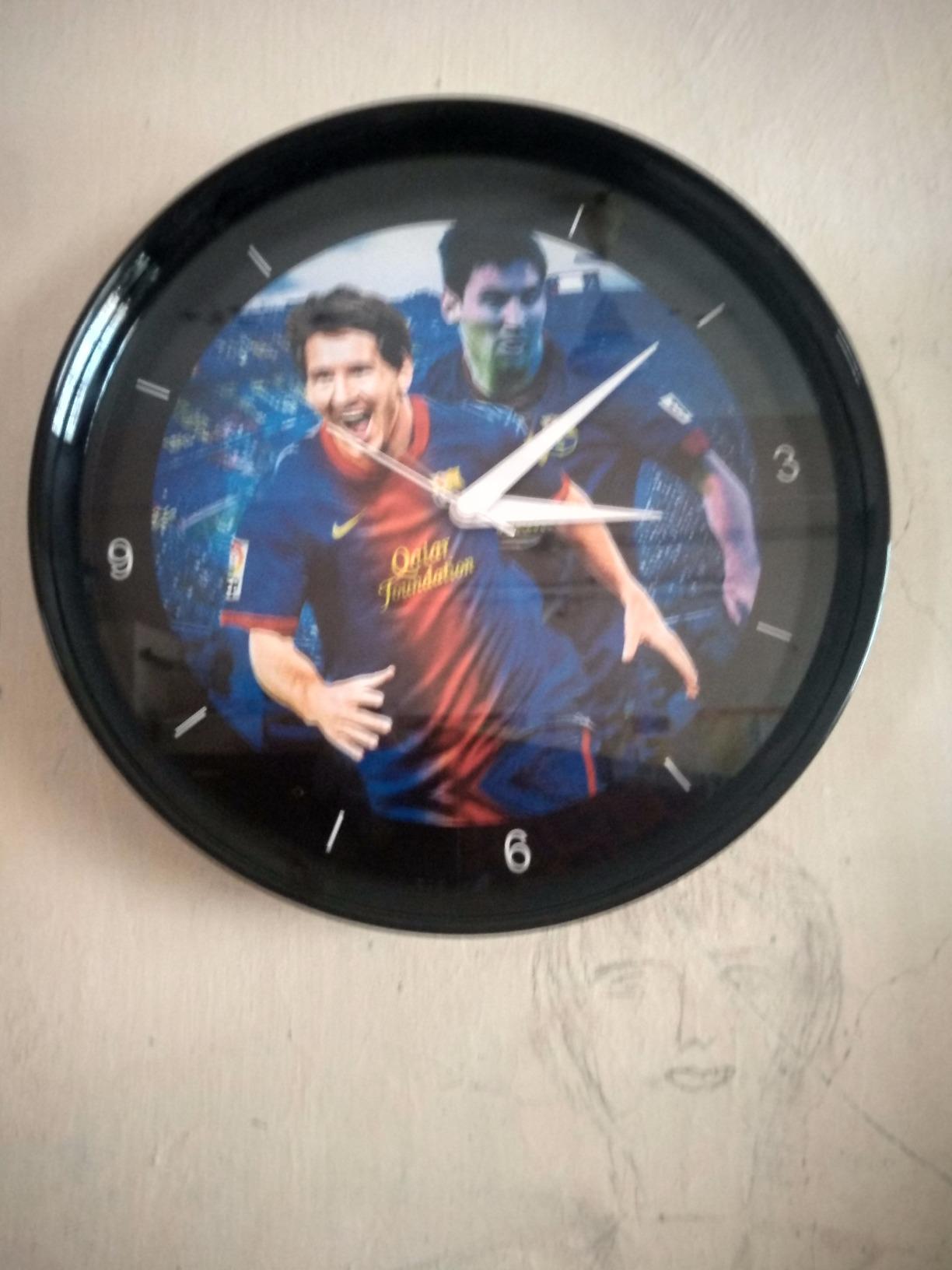 Buy ReGeNT Contemporary Football Messi picture Wall Clock (Multicolour ...