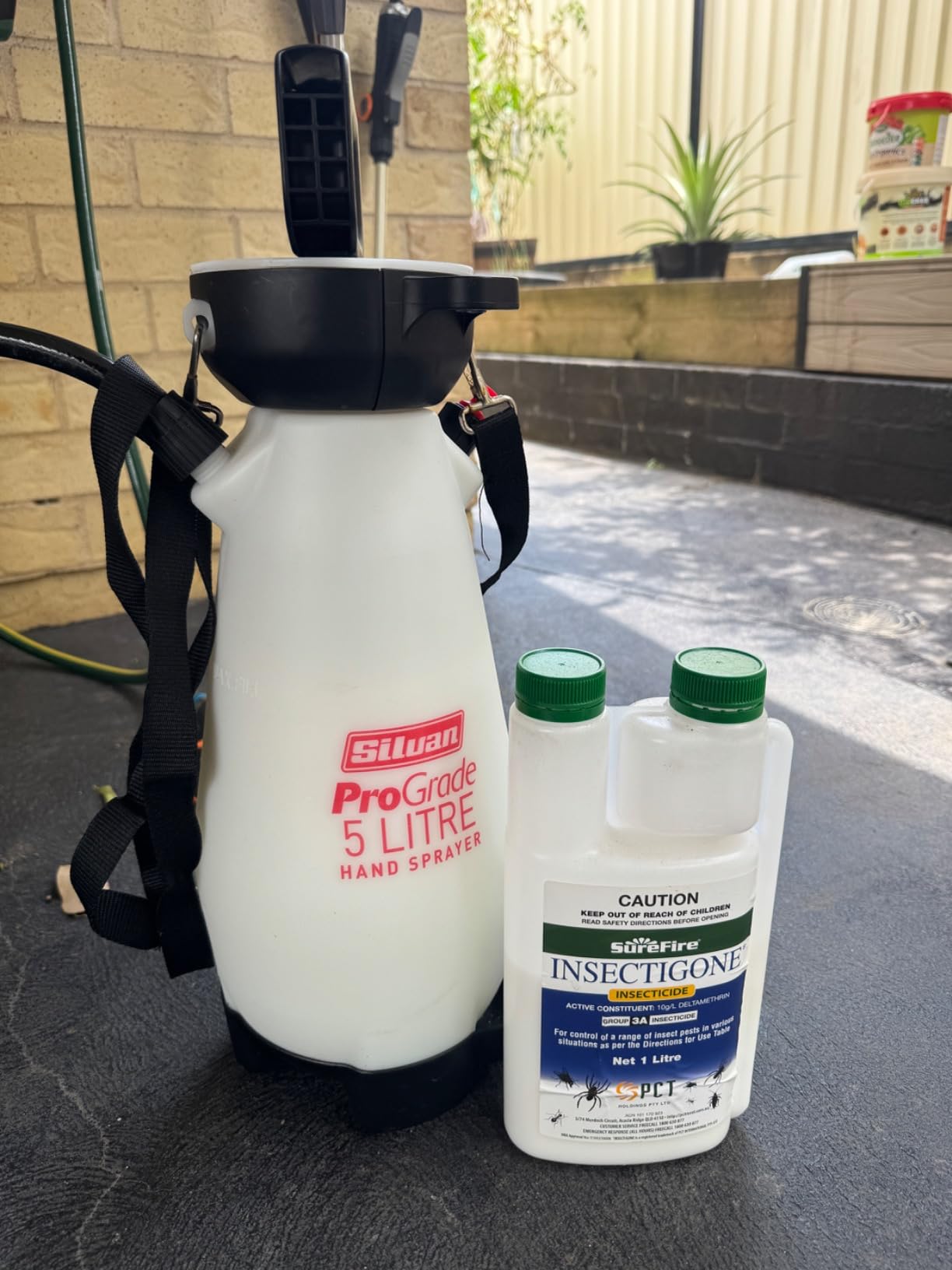 SureFire Insectigone Insecticide Insect Spray 1 Litre : Amazon.com.au ...