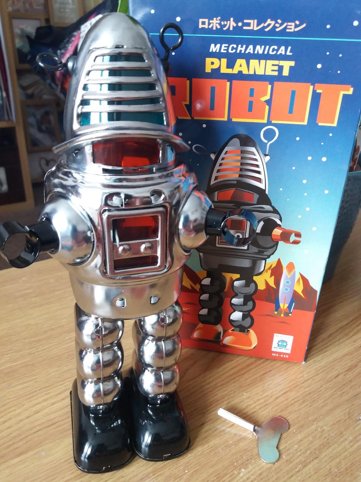 Tobar Chrome Planet Robot : Amazon.co.uk: Toys & Games