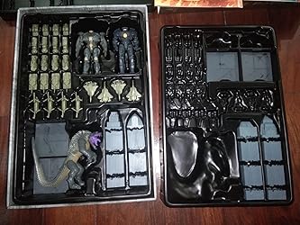 Amazon.com: Pacific Rim McFarlane Toys Starter Pack Playset with Comic ...