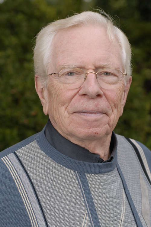 Amazon.com: Robert W. Gregg: books, biography, latest update