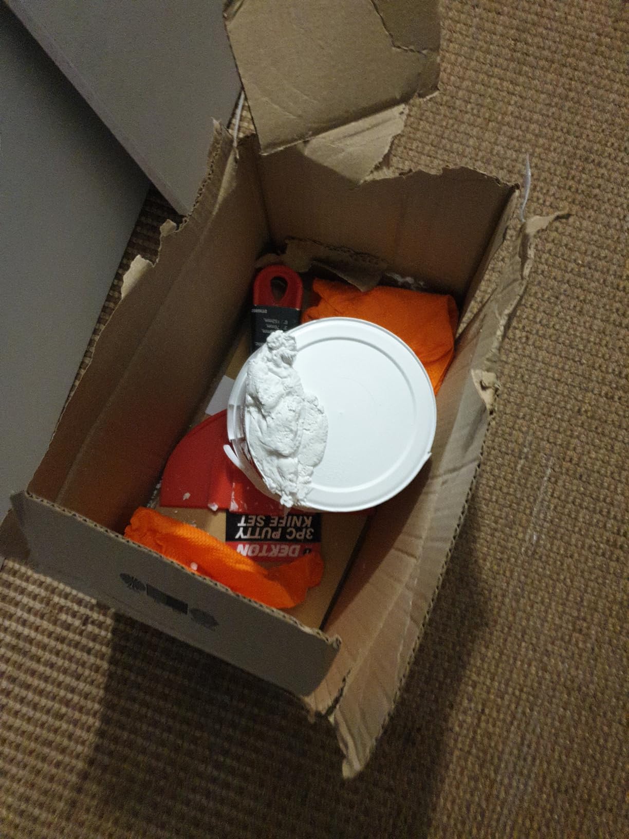 Wall Repair Kit With 1.4kg (1kg + 40% Extra Free) Wall Filler Ready ...