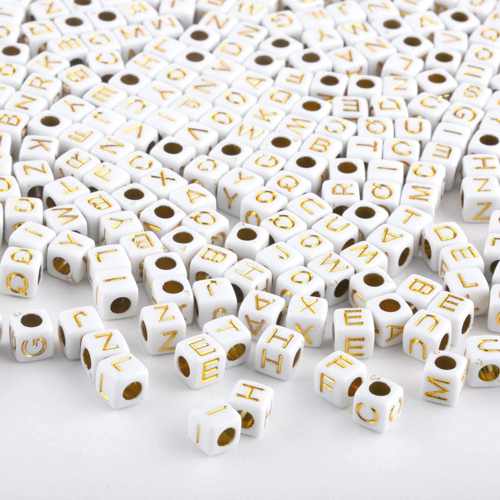 Amazon.com: 1000pcs Acrylic Small Letter Beads Cube Letter Beads ...