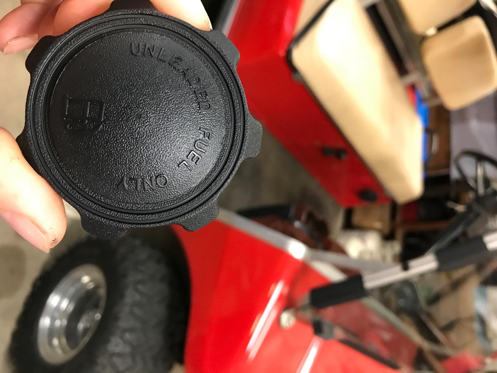 Amazon.com: Club Car Golf Cart GAS Fuel Tank Cap 1992-Up : Sports ...