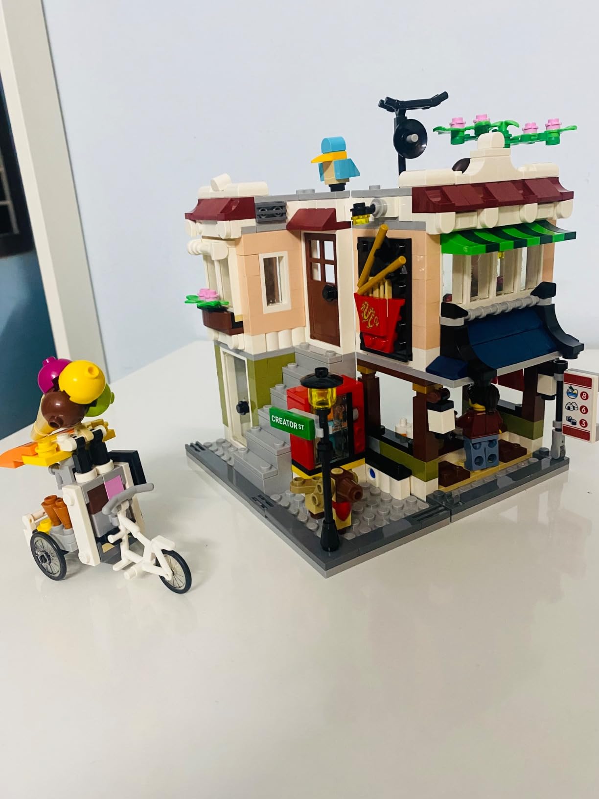 LEGO Creator 3in1 Downtown Noodle Shop 31131 Building Kit (569 Pcs ...