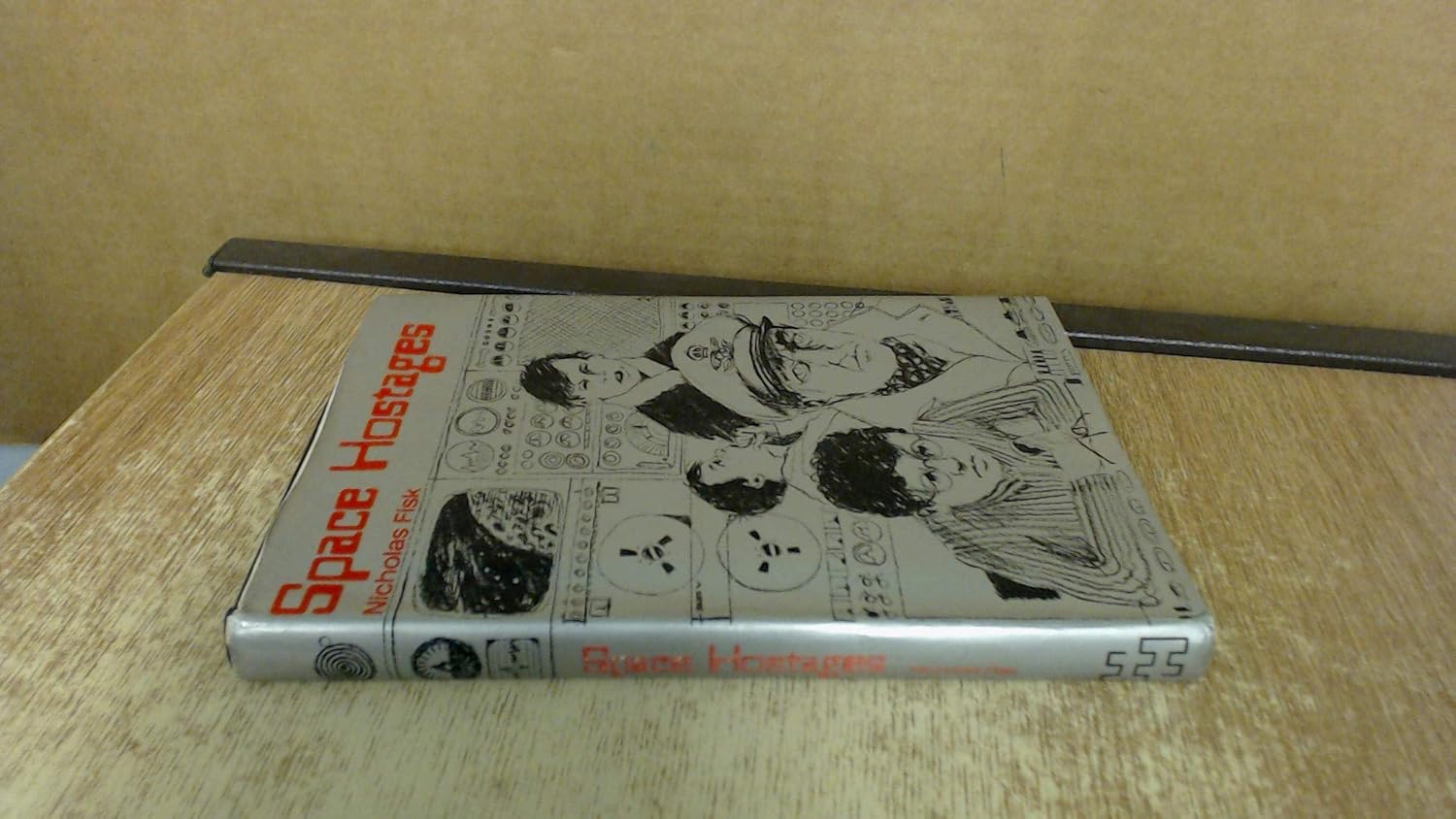 Space Hostages: FISK, Nicholas: 9780241912485: Amazon.com: Books