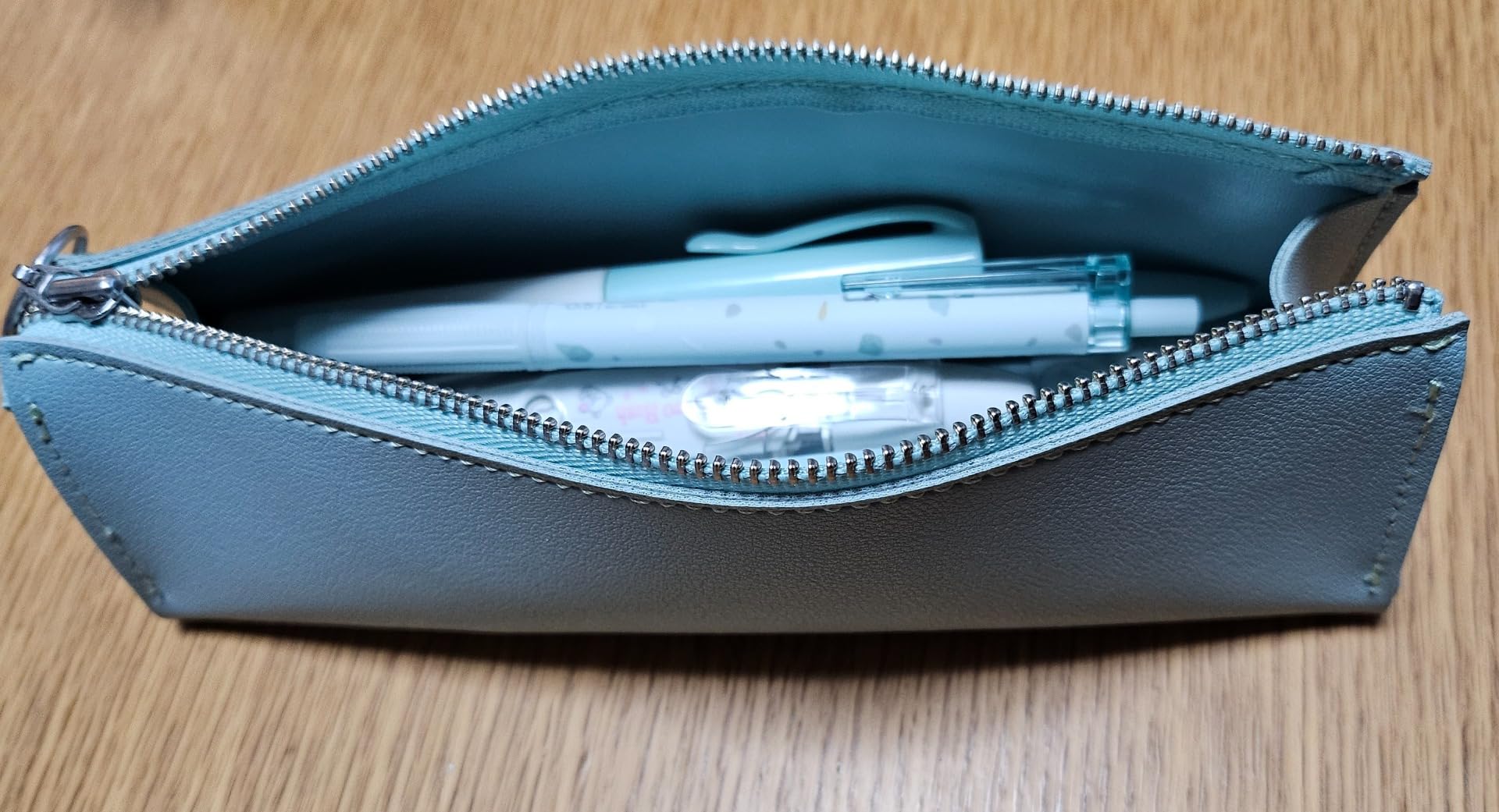 Amazon.co.jp: 【文具のとびら掲載】 penogo 筆箱 シンプル ペンケース スリム YKKファスナー コンパクト 可愛い 大人 女性 (ネイビー) : 文房具・オフィス用品