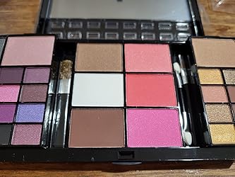 Amazon.com : All In One Makeup Gift Kit - Ultimate Color Combination ...