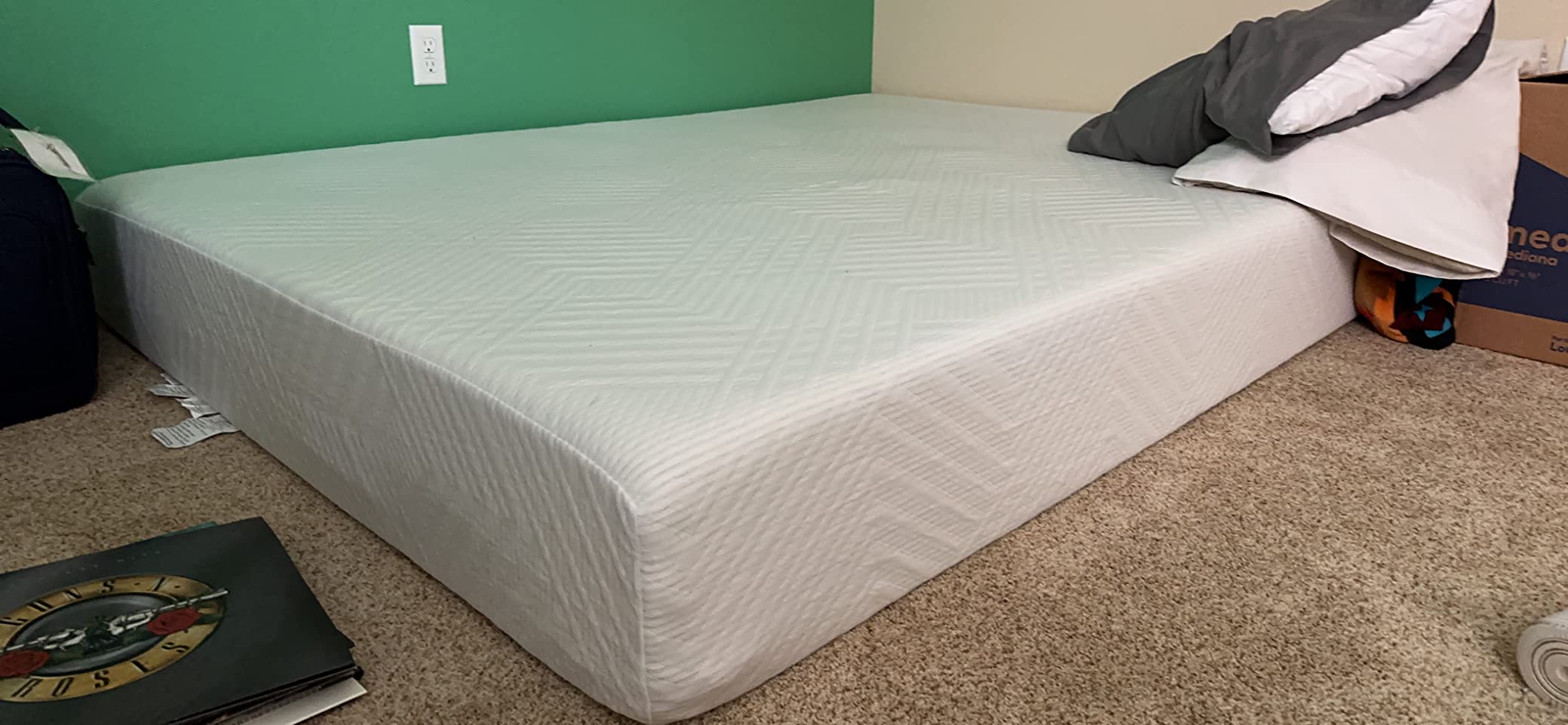 $15/mo - Finance MLILY 12 Inch Queen Mattress, Manchester United Memory ...