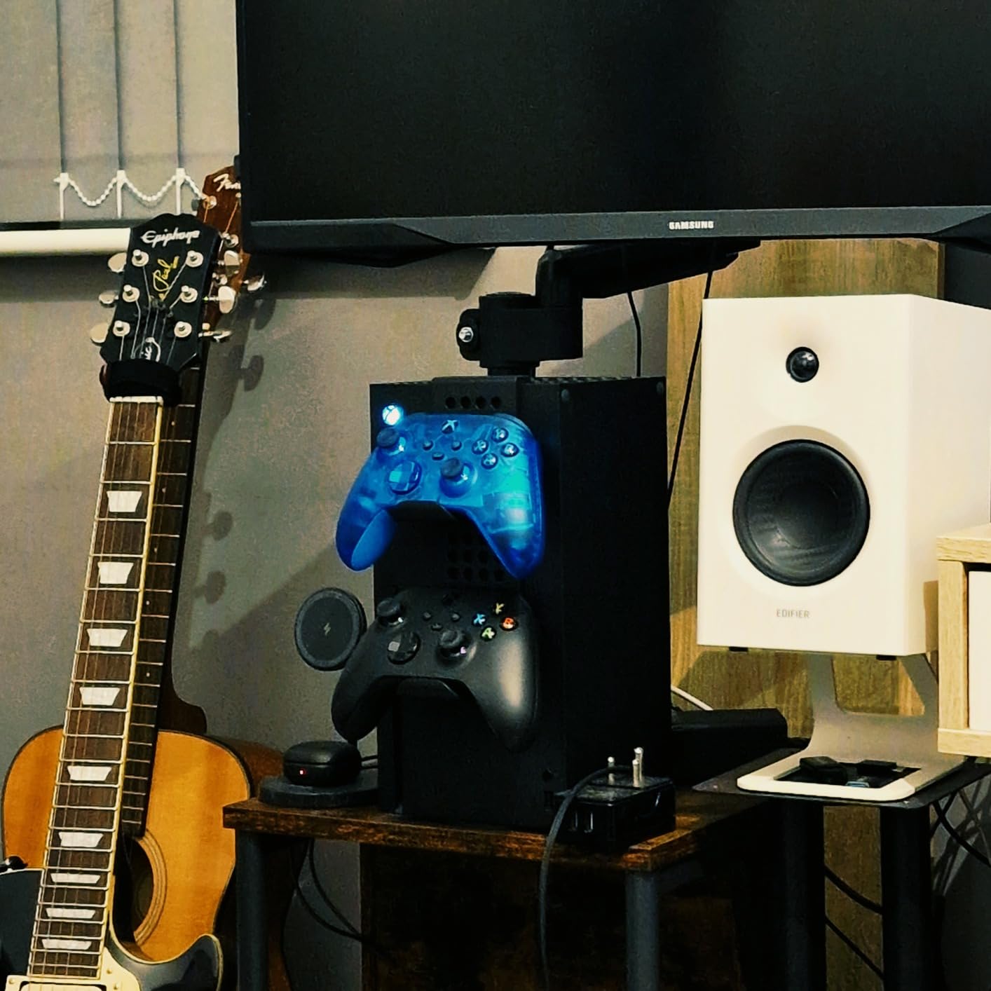 Venom Xbox Controller Rack (Xbox Series X) Black : Amazon.co.uk: PC ...