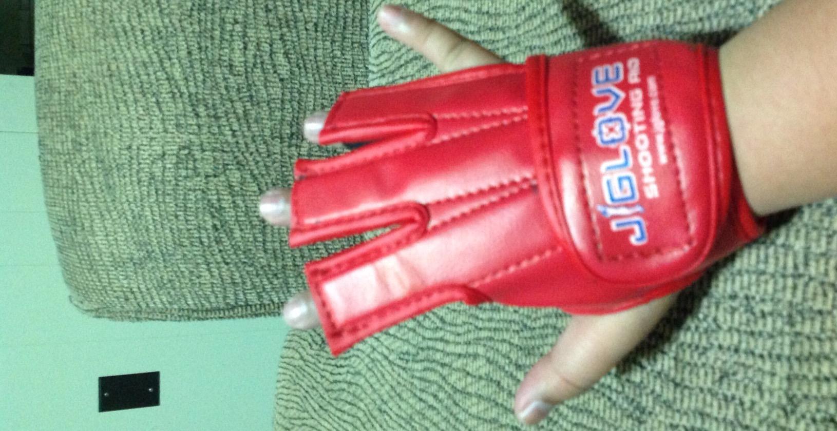 Amazon.com : J-Glove Basketball Shooting Aid (Right Hand) : Sports ...
