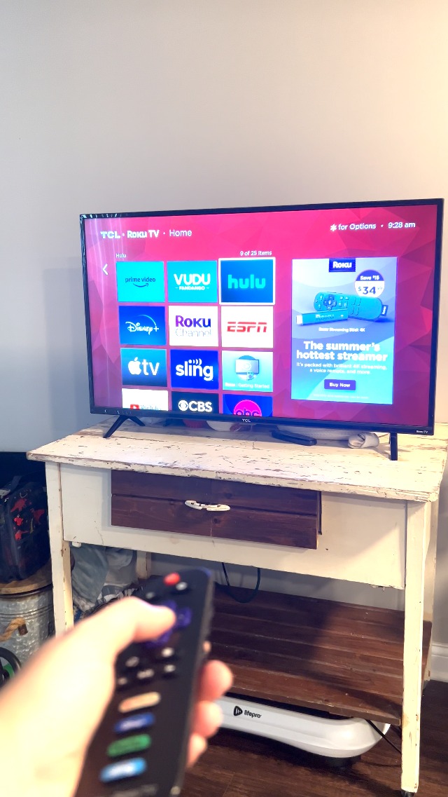 Watch HONEST review of TCL 40-inch 1080p Smart LED Roku TV on Amazon Live