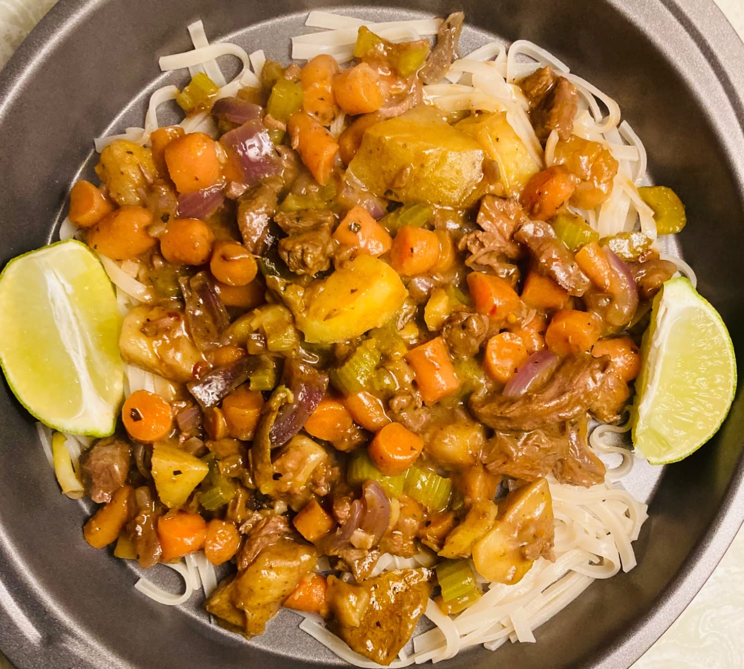 Amazon.com: Hormel Square Table Slow Simmered Beef Tips & Gravy ...