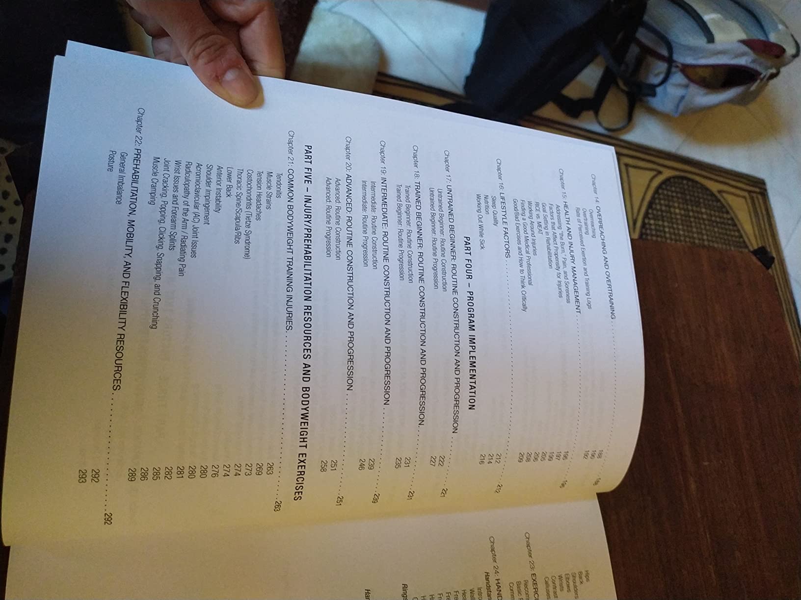 Overcoming Gravity: A Systematic Approach to Gymnastics and Bodyweight ...