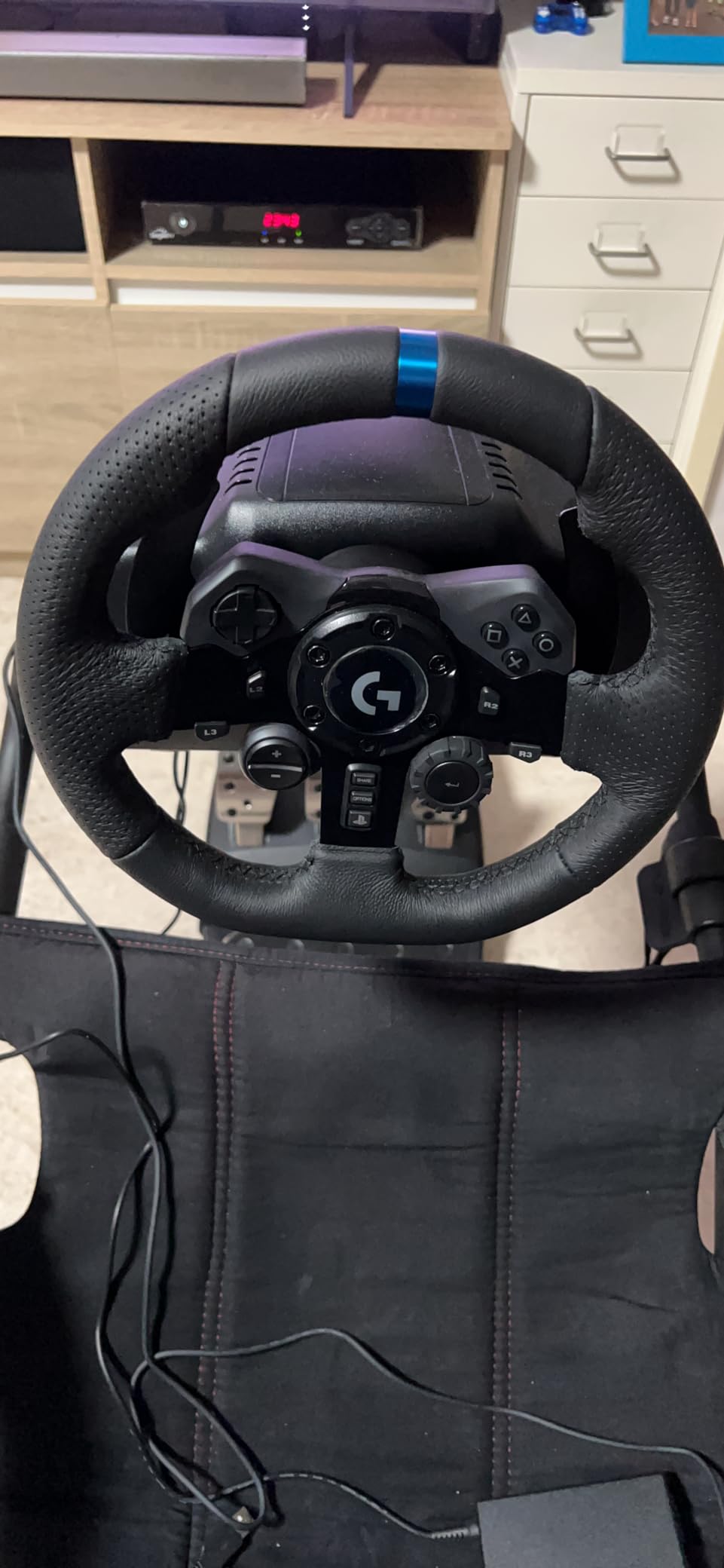 Logitech G923 Racing Wheel and Pedals, TRUEFORCE up to 1000 Hz Force ...