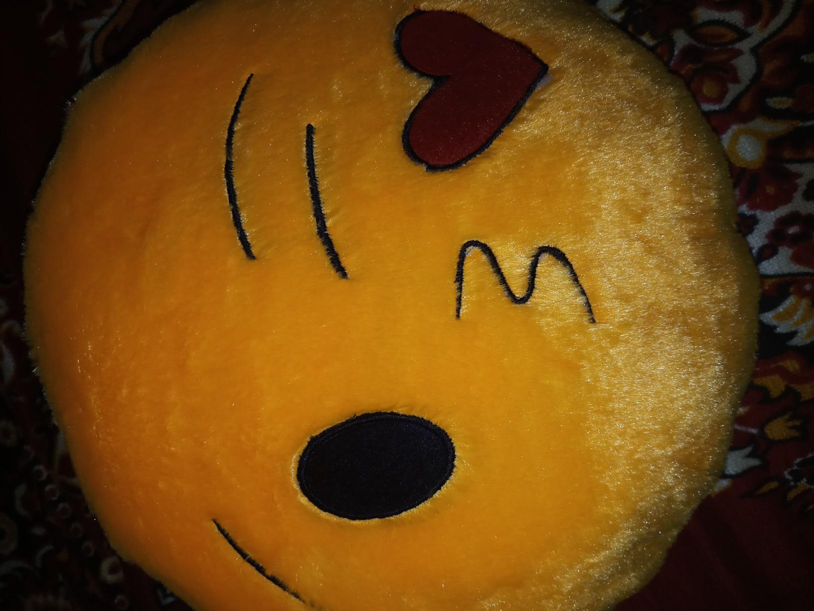 GOOSEBERRY Smiley Soft Toy (37 Cm X 37 Cm X 6 Cm, Multicolour) : Amazon ...