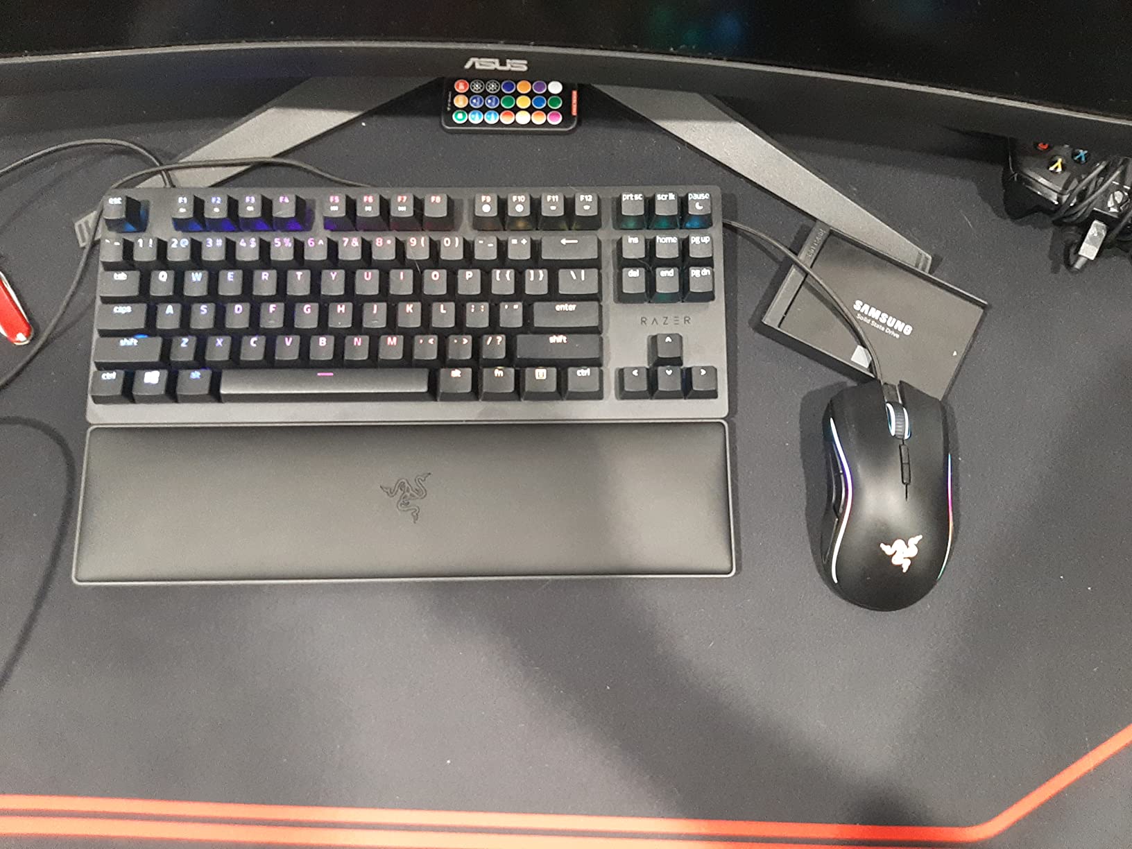 Razer Ergonomic Wrist Rest for Full-Sized Keyboards: Anti-Slip Rubber ...