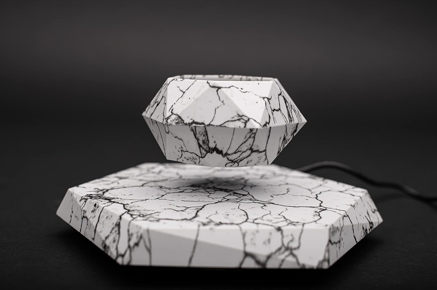 Levitating Plant Pot - Decorative Floating Display for Small Plants in ...