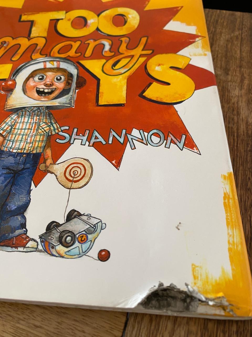 Too Many Toys : David Shannon, David Shannon: Amazon.in: Books