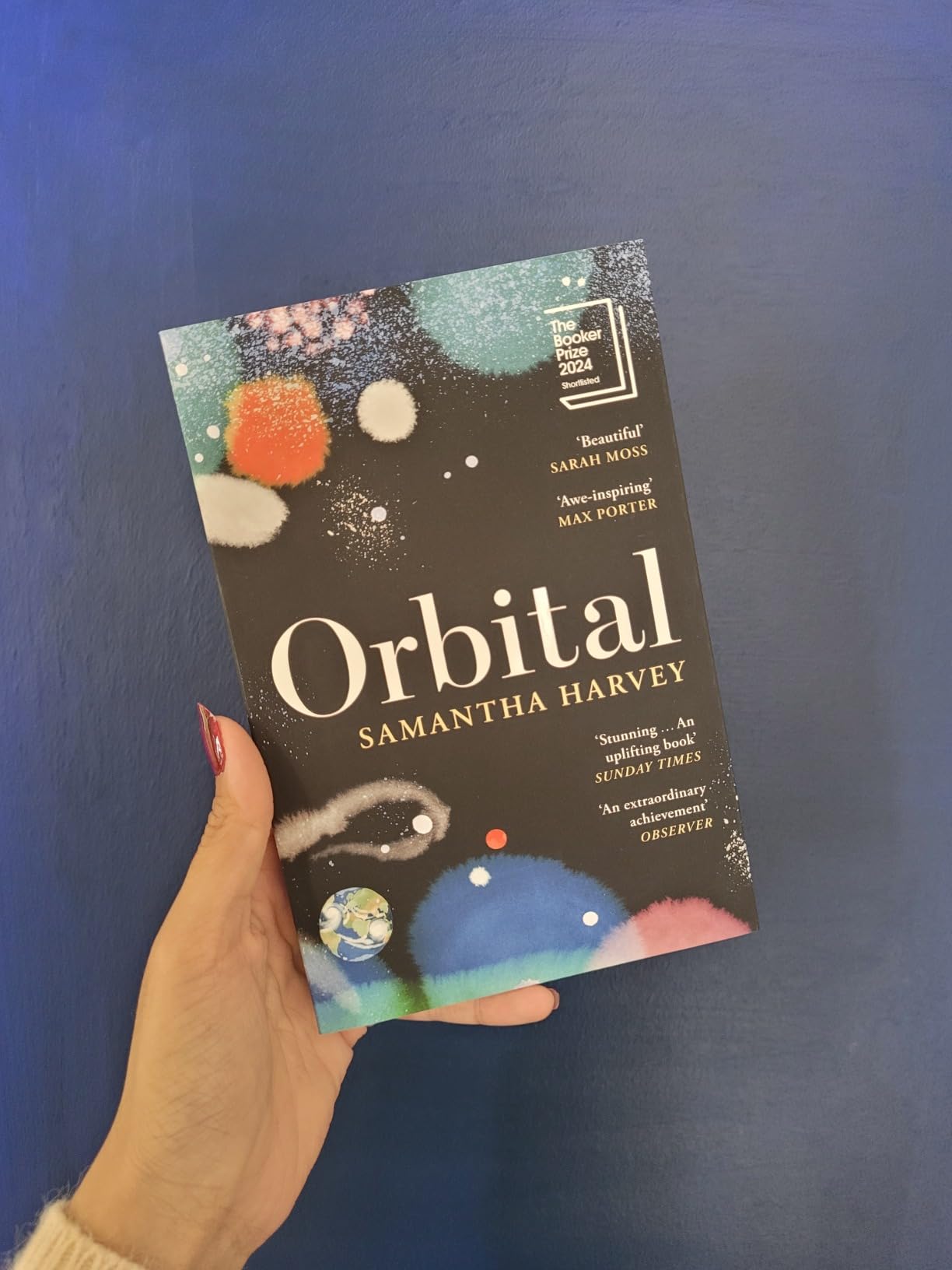 Orbital: A Novel (Booker Prize Winner) : Harvey, Samantha: Amazon.com ...