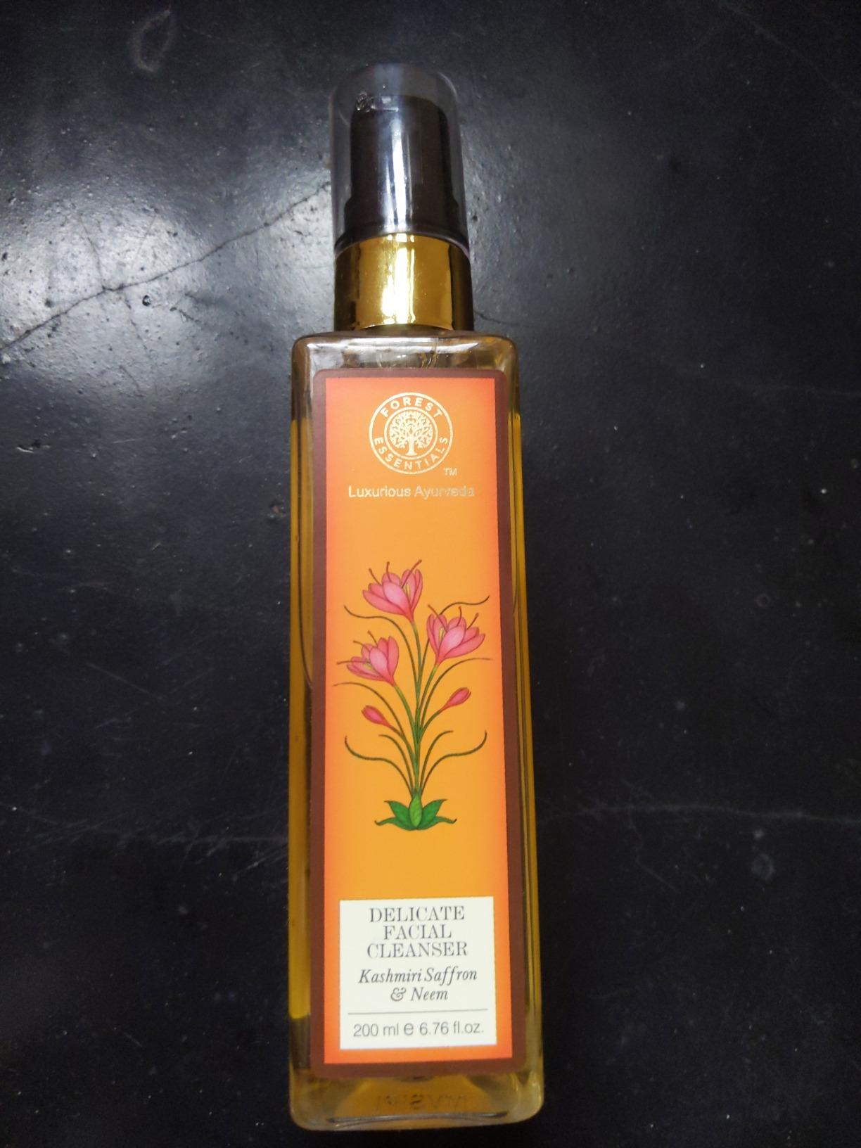 Forest Essentials Delicate Facial Cleanser with Saffron & Neem ...