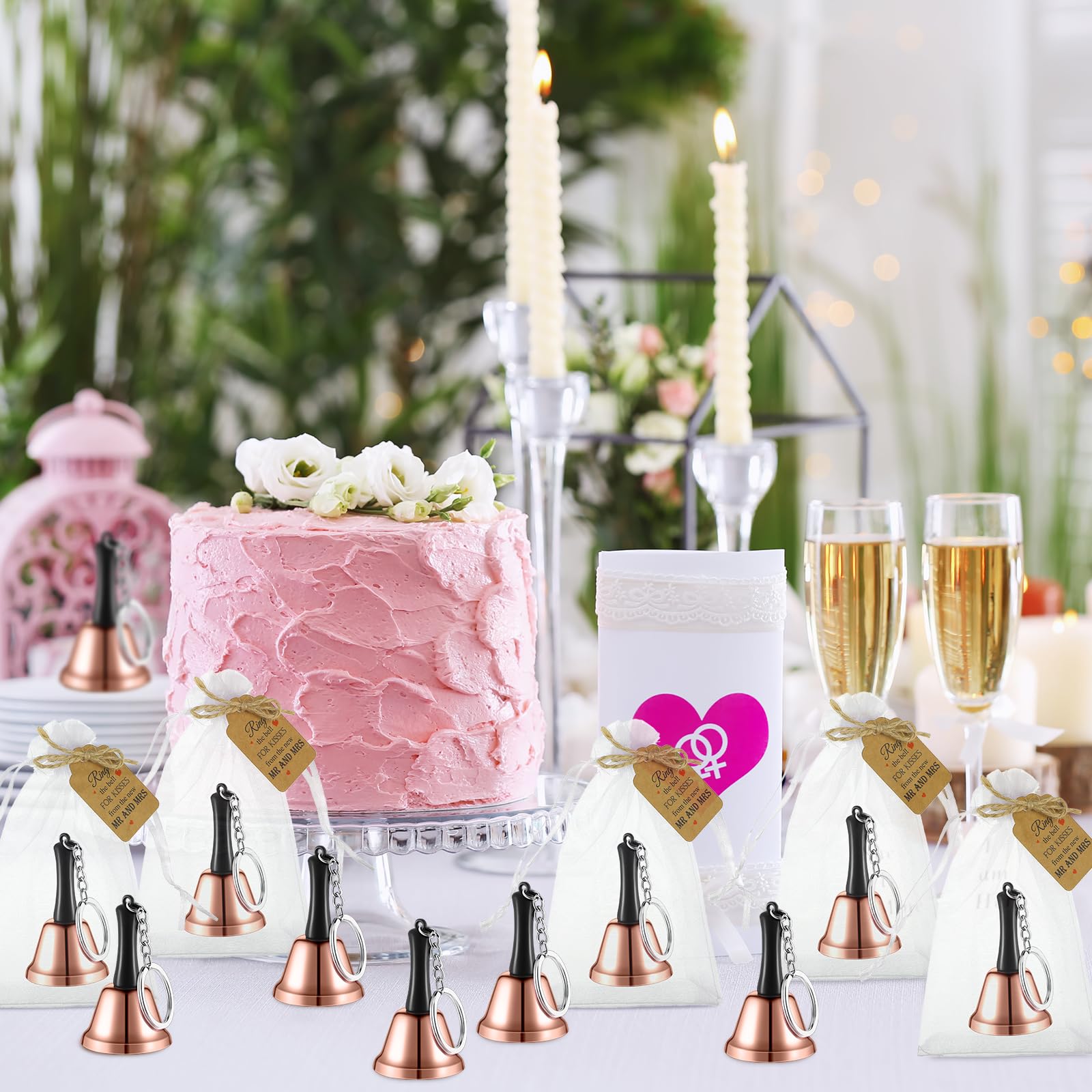 Kissing bells wedding | Beachweddingtips.com