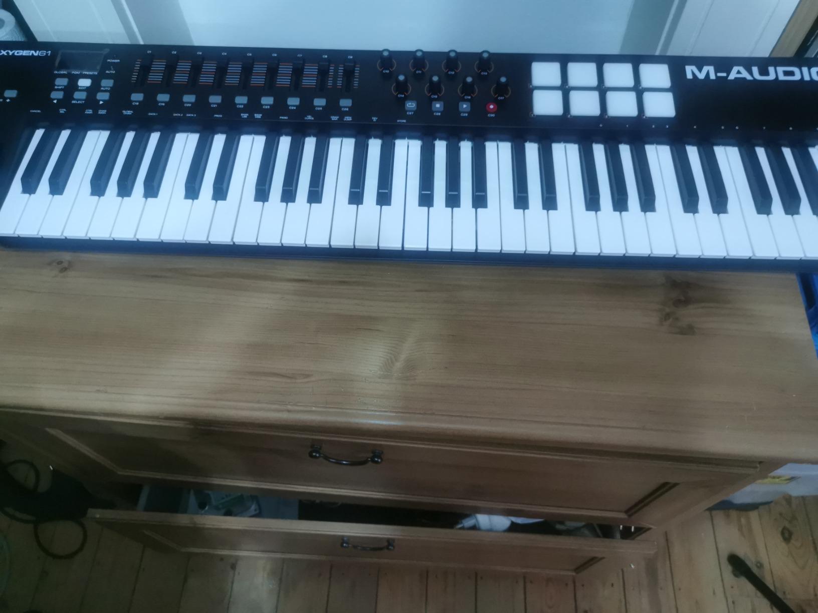 M-Audio Oxygen 61 IV - Clavier Maître MIDI 61 Touches avec 8 Pads ...