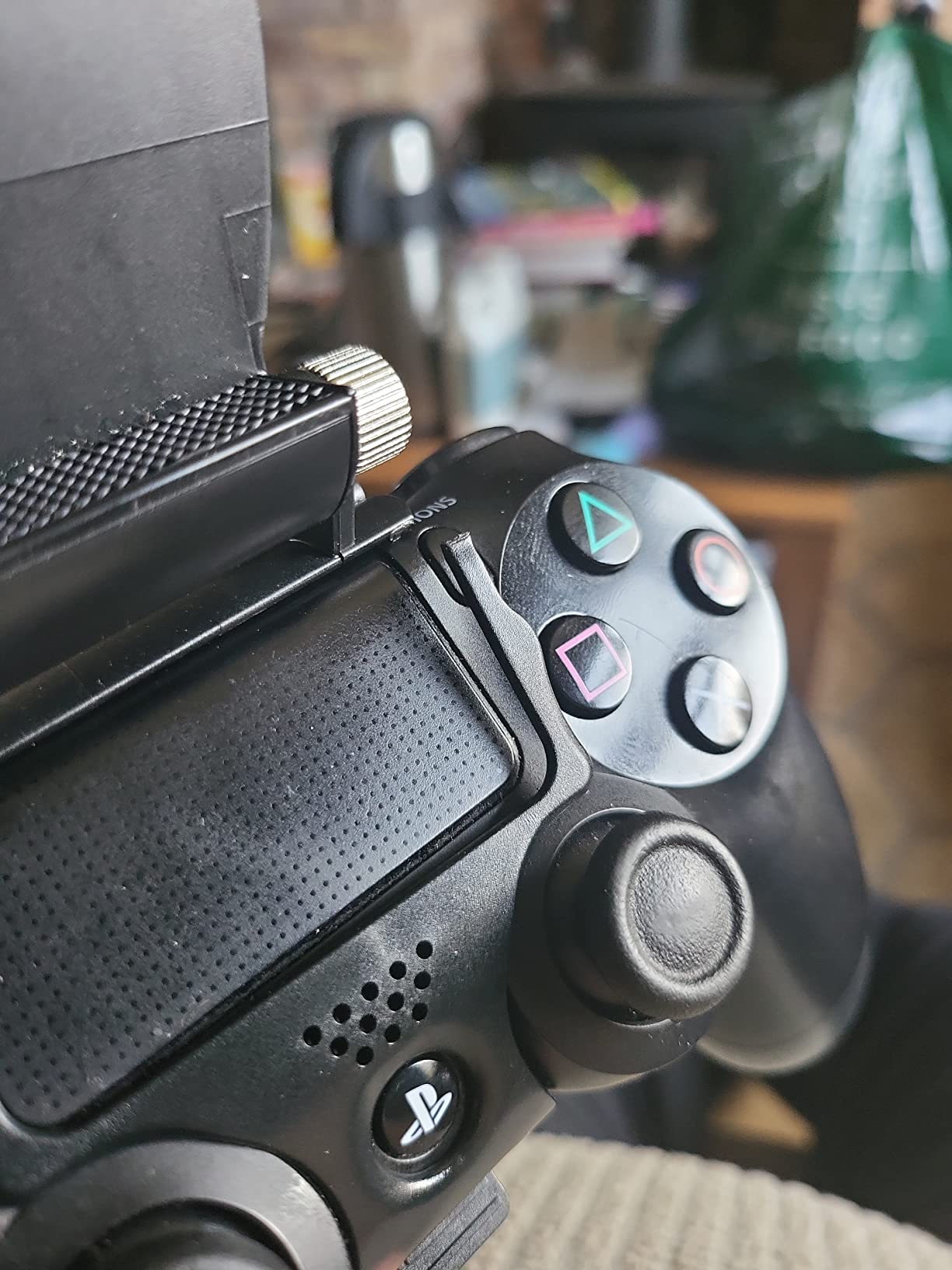 Newseego Compatible for PS4 Controller Phones Mount,PS4 Foldable ...