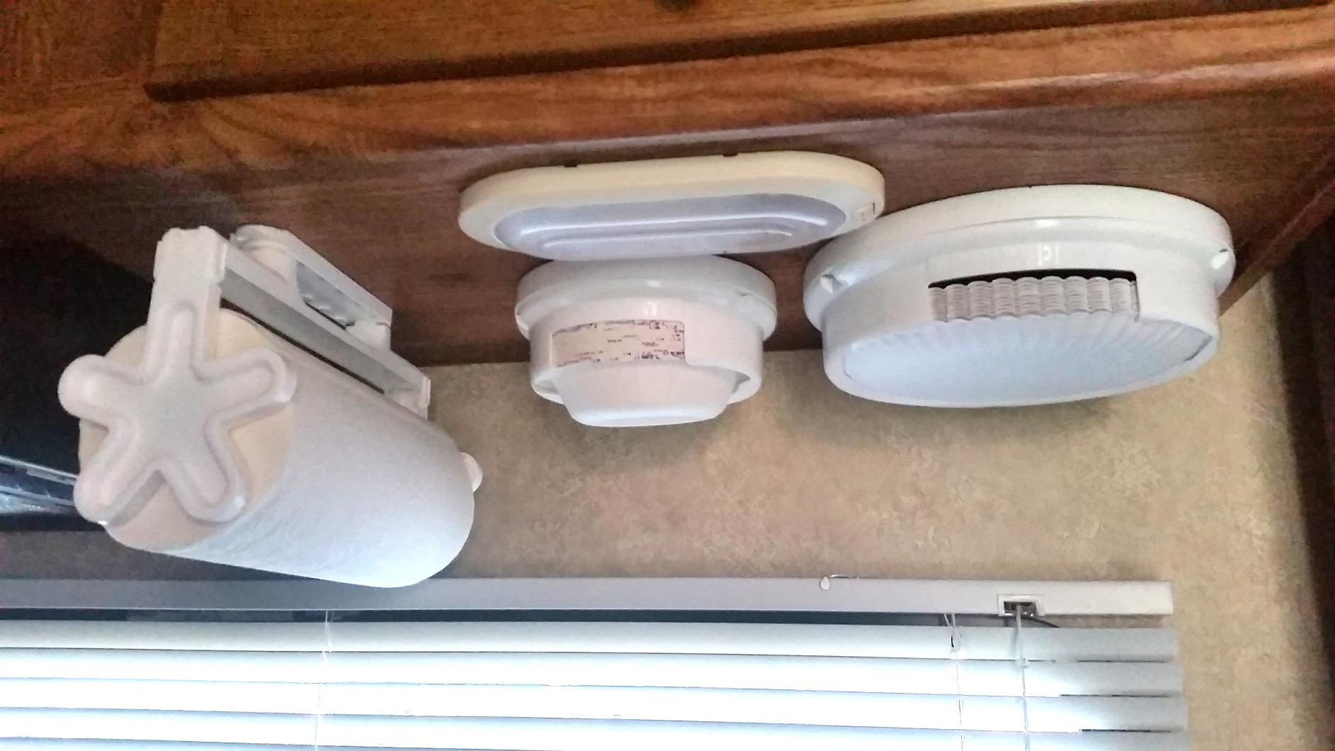 Amazon.com: Camco 57213 Pop-A Bowl (Plastic or Paper Bowl Dispenser ...