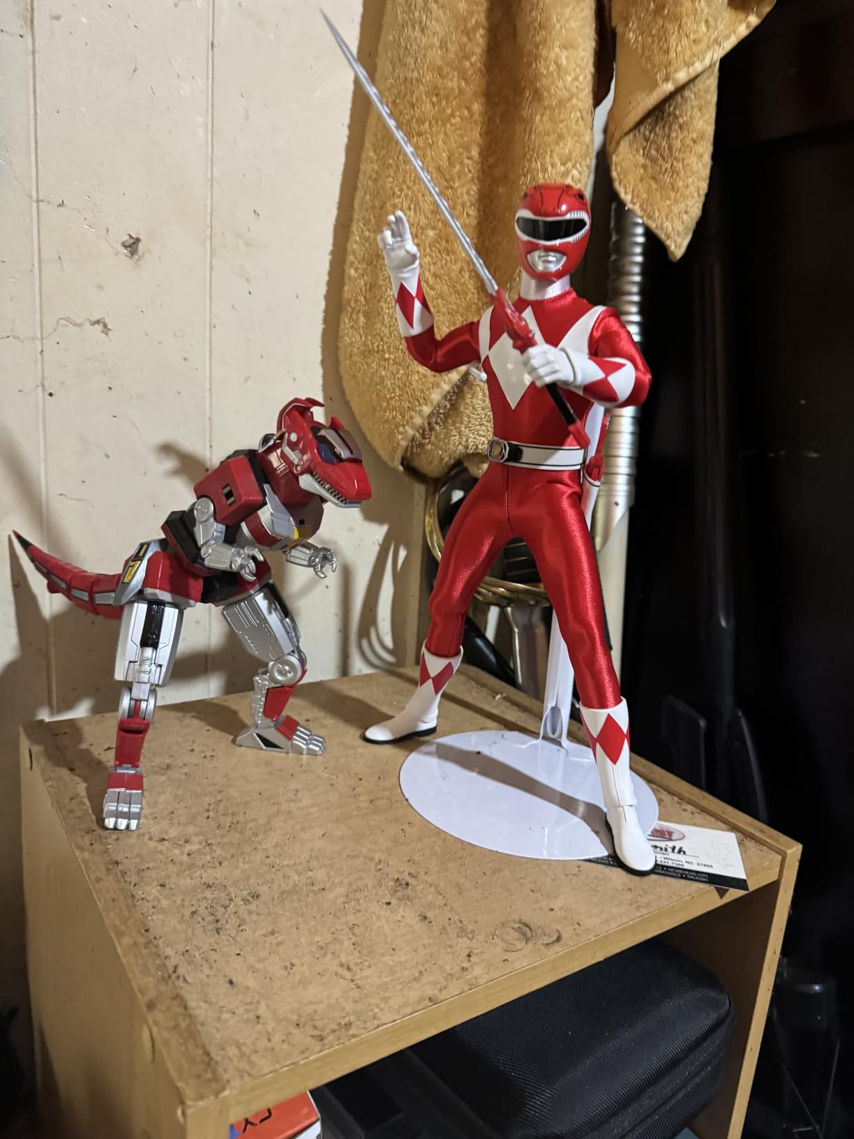 Amazon.com: threezero Mighty Morphin Power Rangers: Red Ranger 1:6 ...