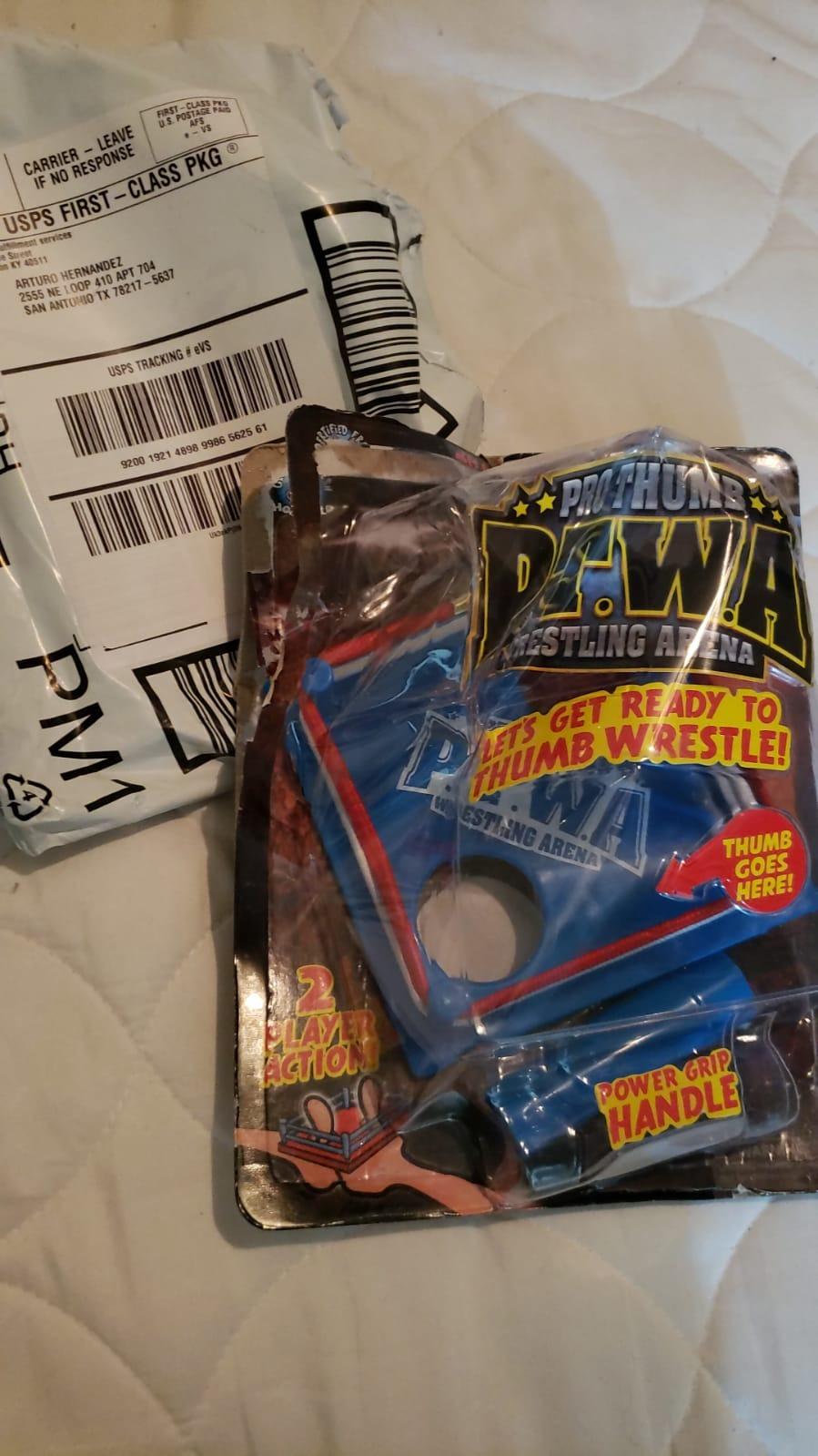 Amazon.com: Hog Wild Toys - Pro Thumb Wrestling Arena - The Original ...