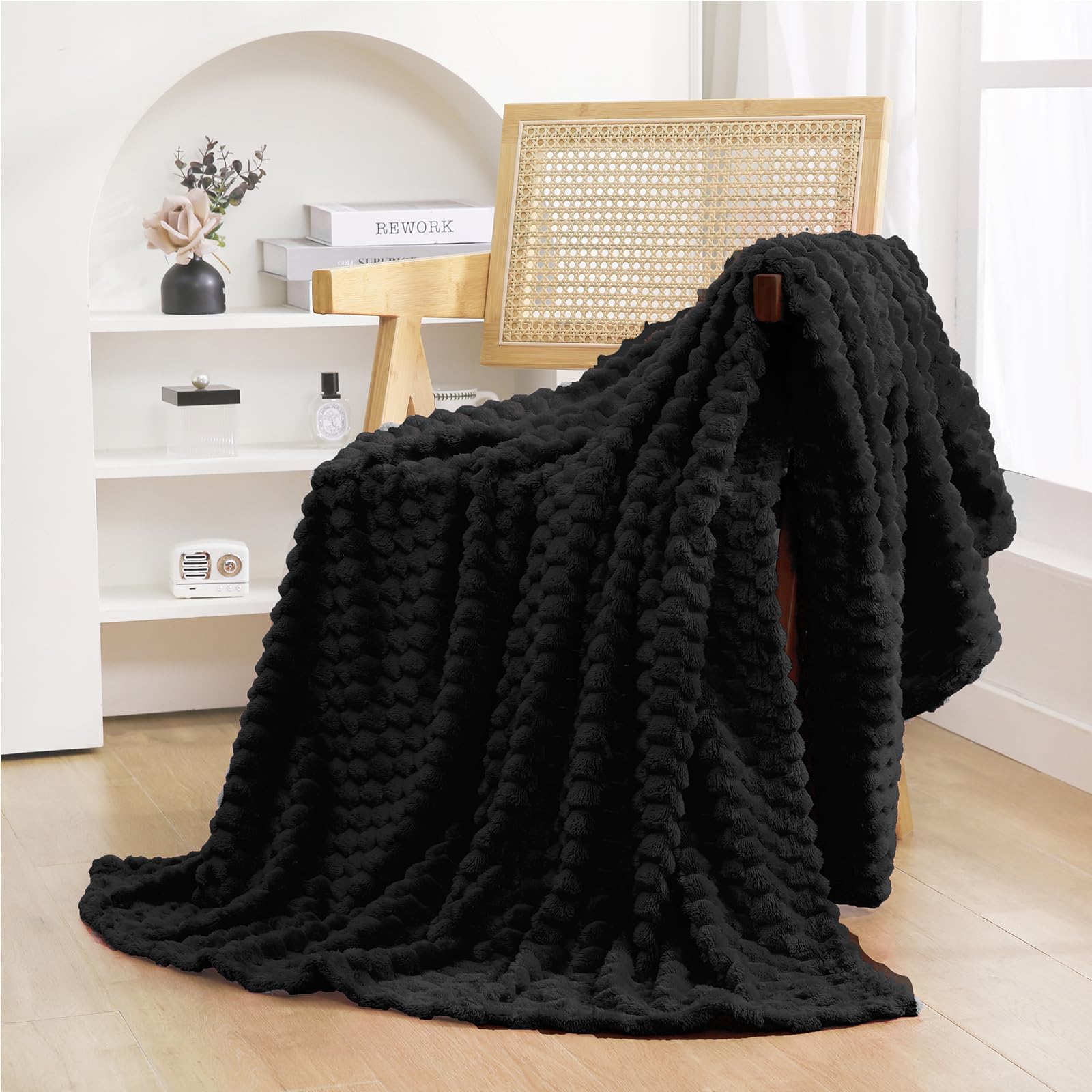 Amazon.com: Puncuntex Black Throw Blanket 50"×60" inches Fuzzy 3D ...
